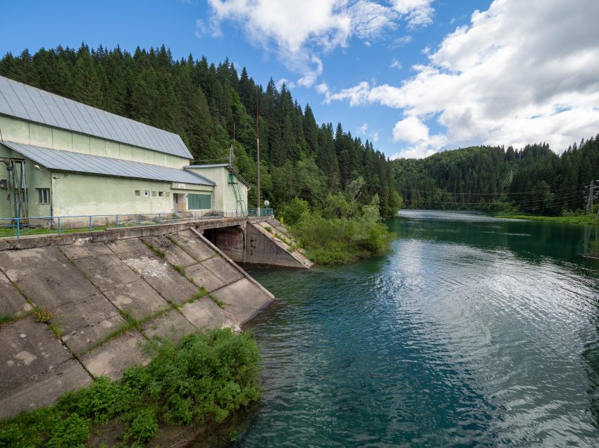 Hidrocentralele de mici dimensiuni nu pot fi construite în ariile ...