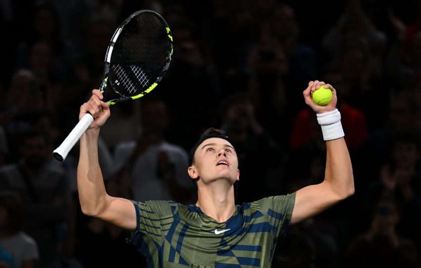 Holger Rune l-a învins pe Novak Djokovic în finala turneului de la Paris
