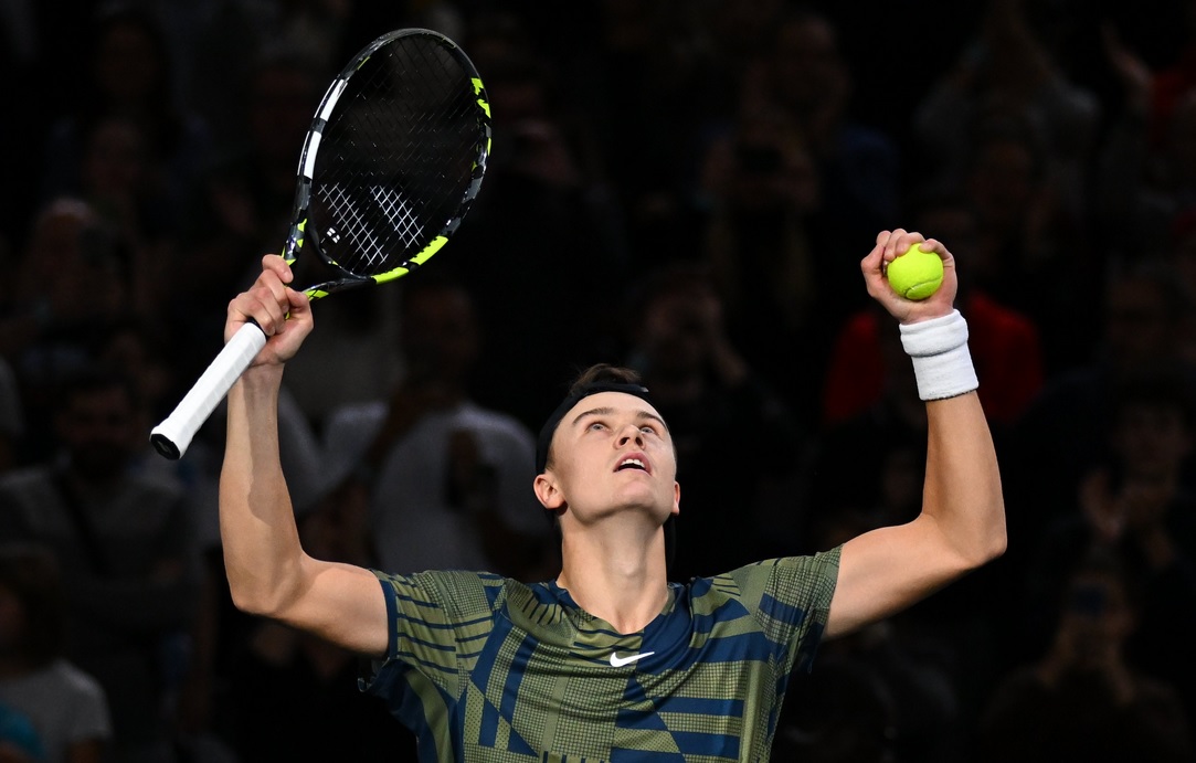 Holger Rune l-a învins pe Novak Djokovic în finala turneului de la Paris