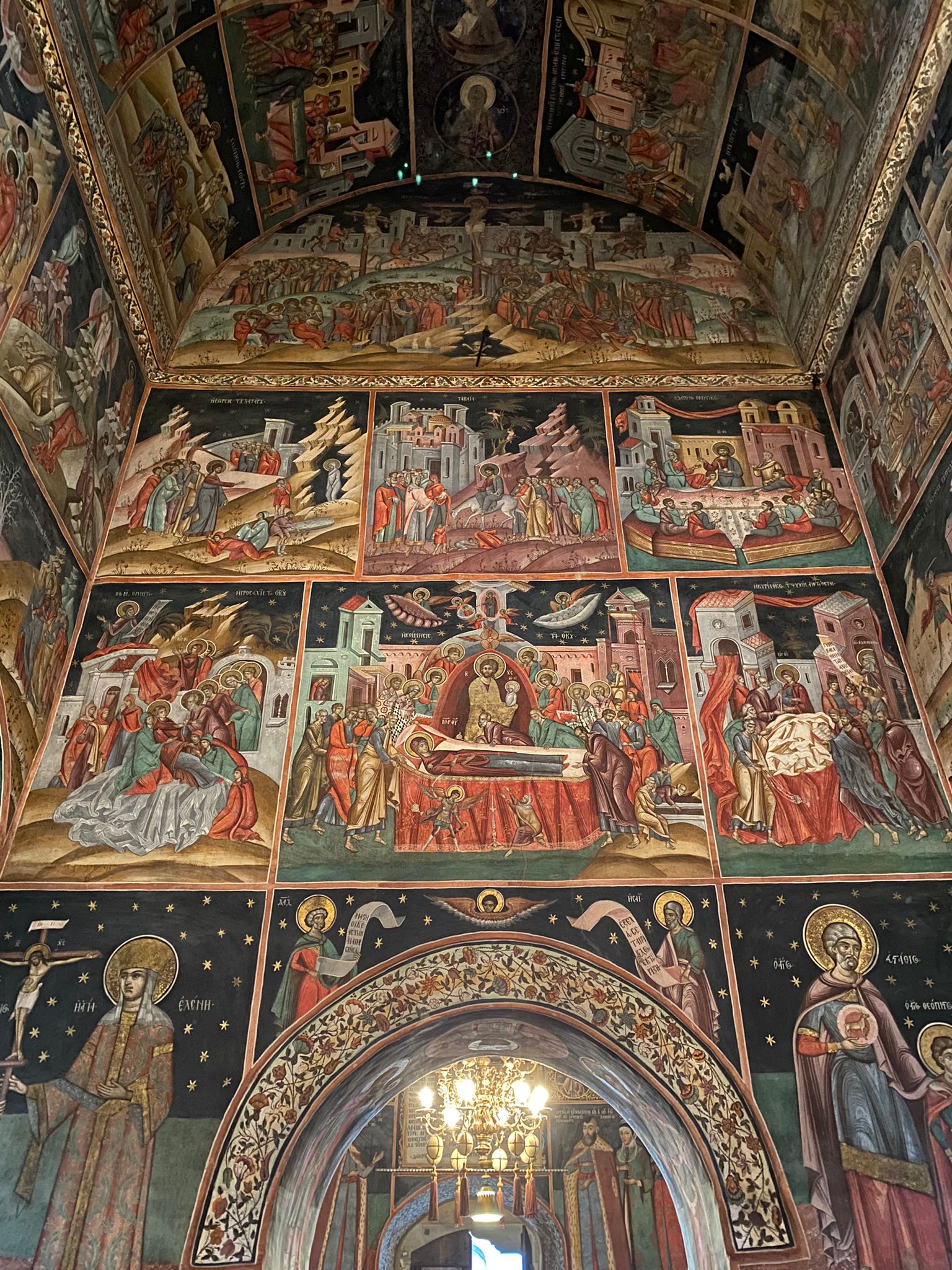 Mănăstirea Hurezi, ridicată de Constantin Brâncoveanu ca loc de ...