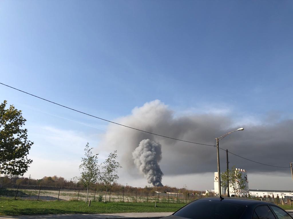 Incendiu la un centru de colectare și reciclare deșeuri în Chitila ...