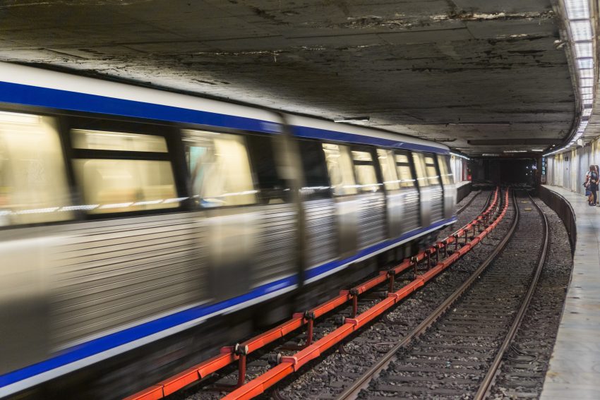 Posibilă tentativă de suicid la metrou, stația Eroii Revoluției ...