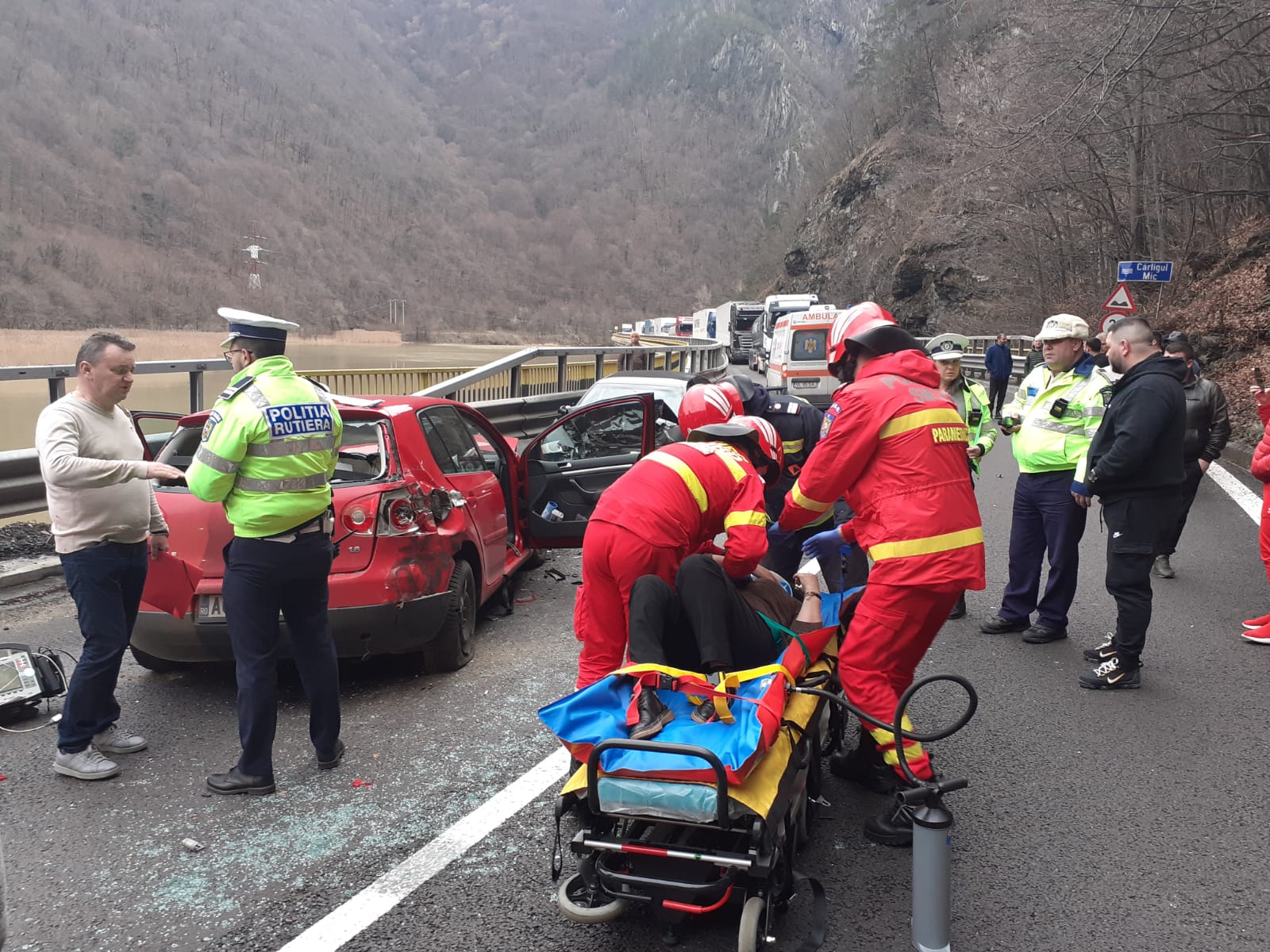 Călimănești, Vâlcea: Accident cu 4 victime pe DN7. Traficul a fost restricționat : Europa FM