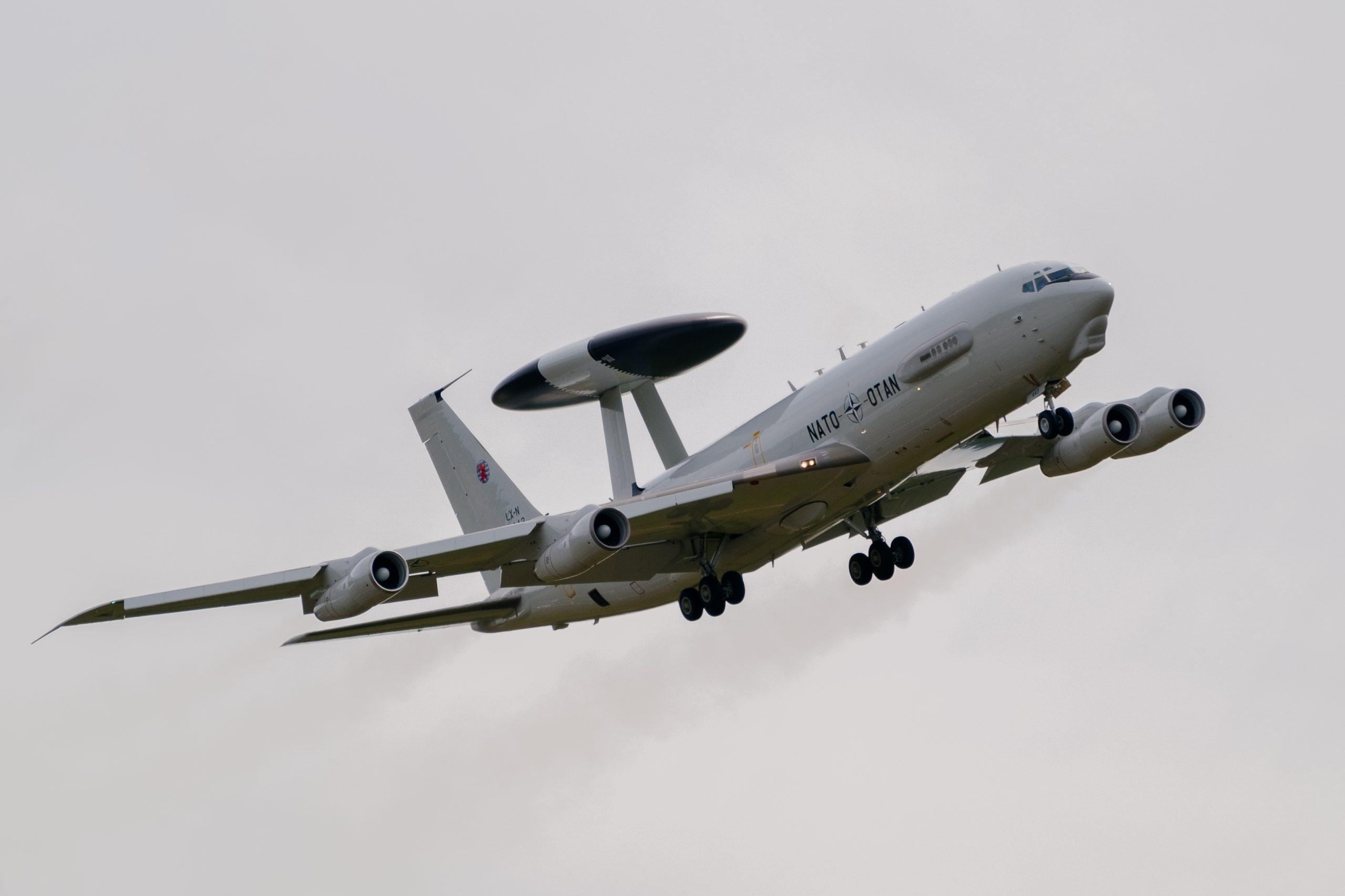 Mai multe avioane de recunoaștere ale NATO vor fi aduse din Germania în ...