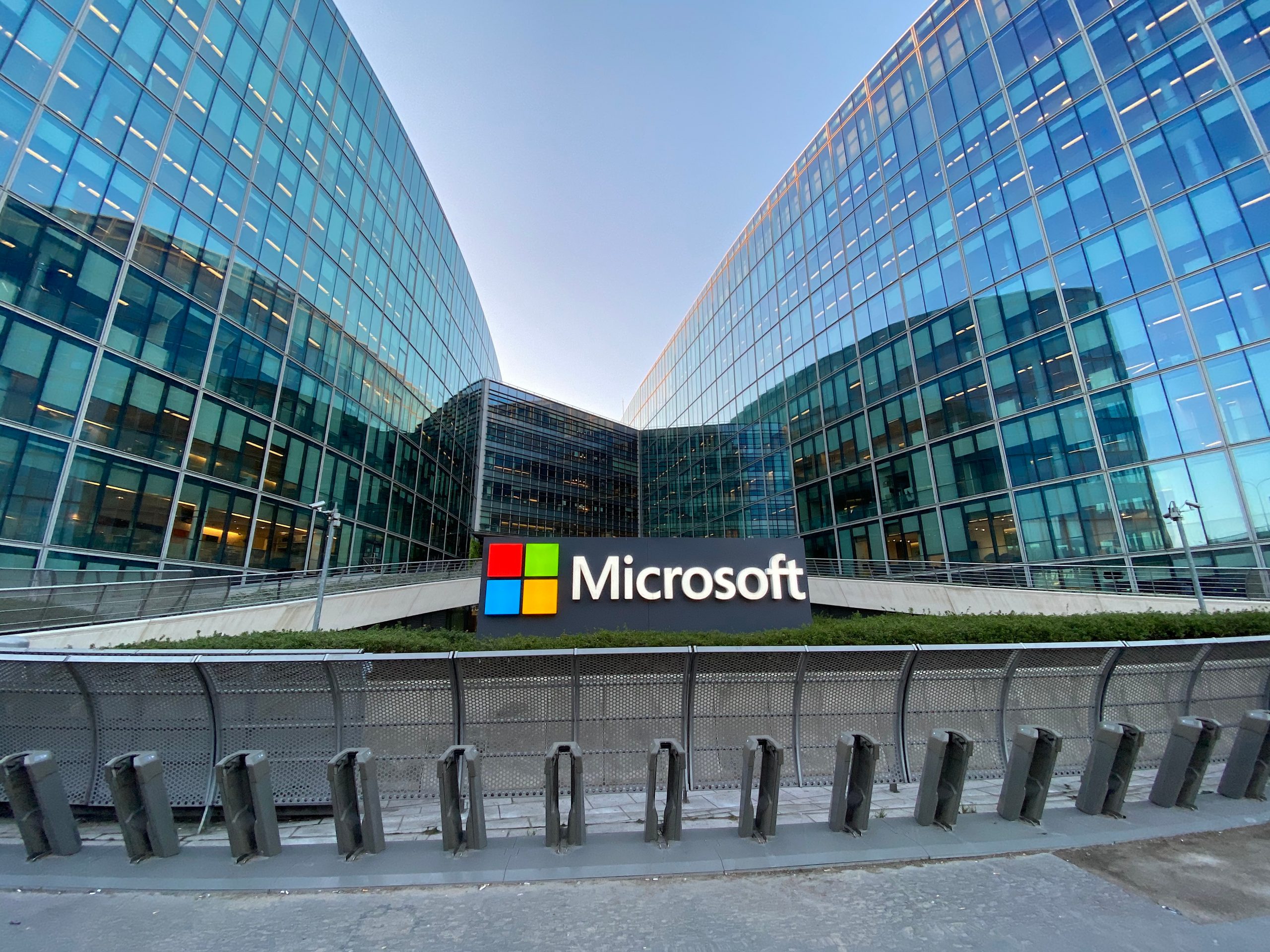 Microsoft anunță că va concedia 10.000 de angajați : Europa FM