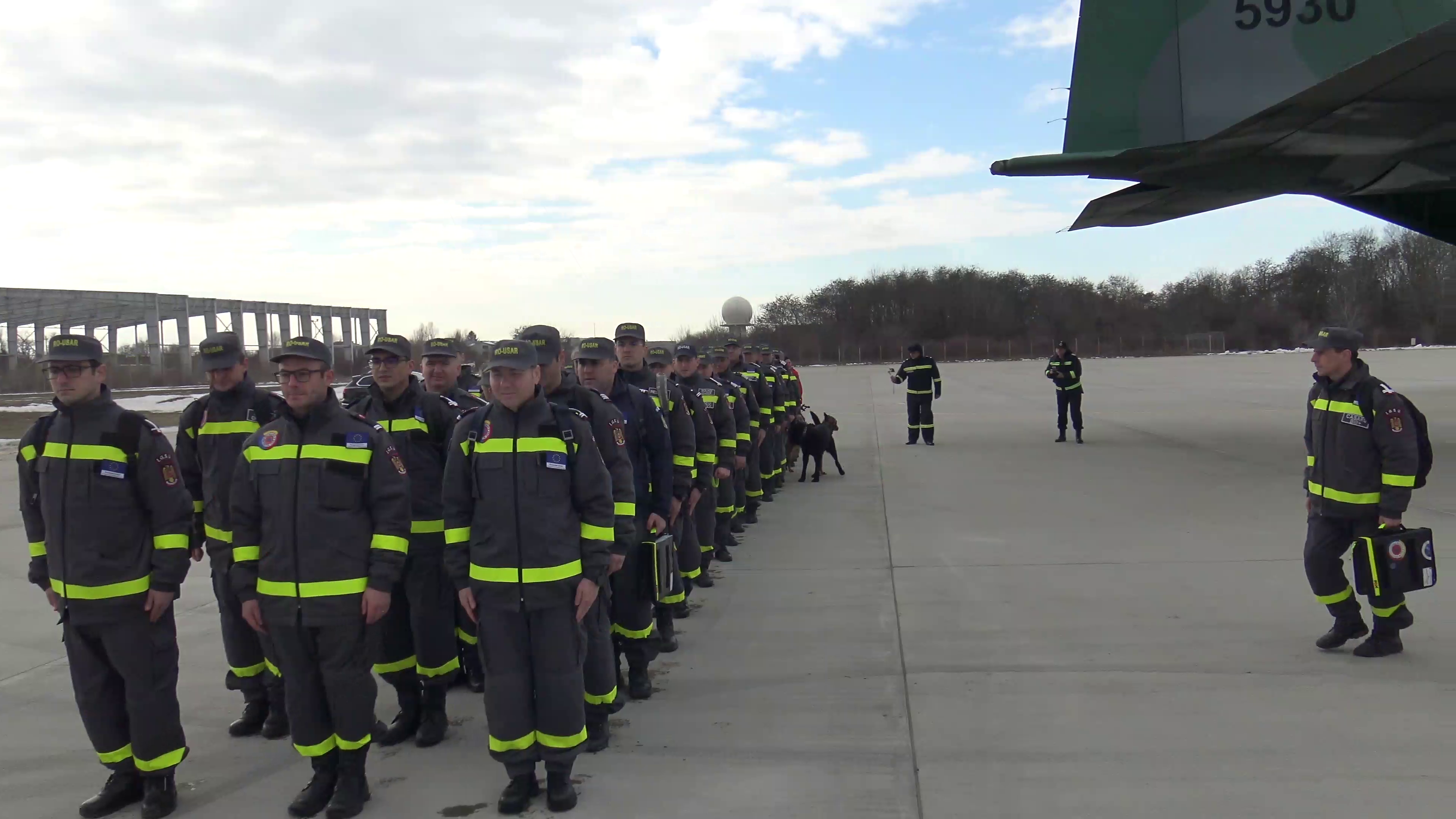Prima misiune de căutare-salvare RO-USAR în Turcia: O familie prinsă ...