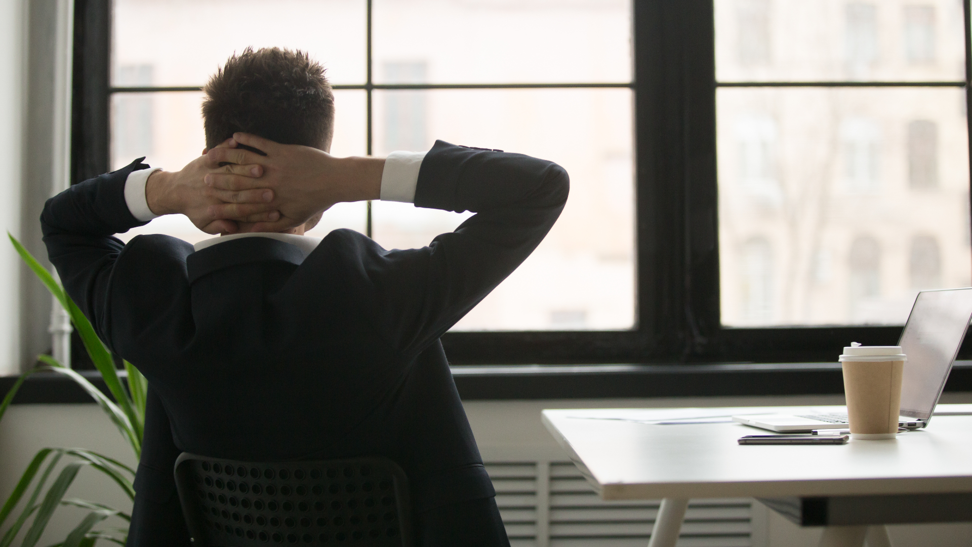 Deșteptarea: Un angajat de top și-a trecut în CV abilități și ...