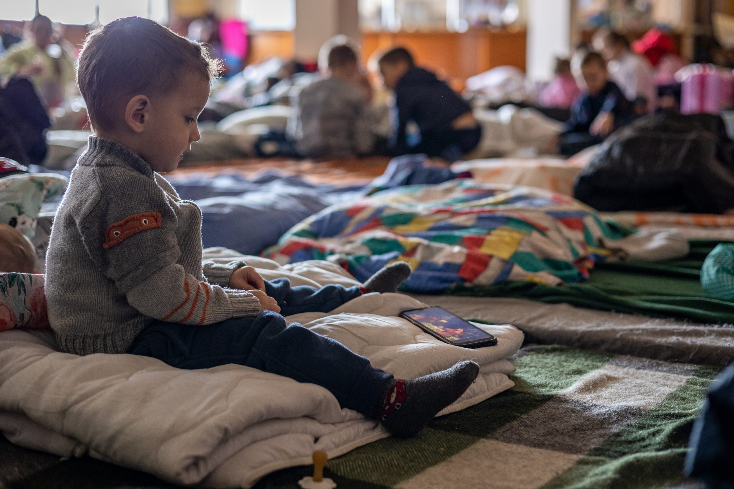 Salvați Copiii: Micii ucraineni au petrecut, în medie, 38 de zile în ...