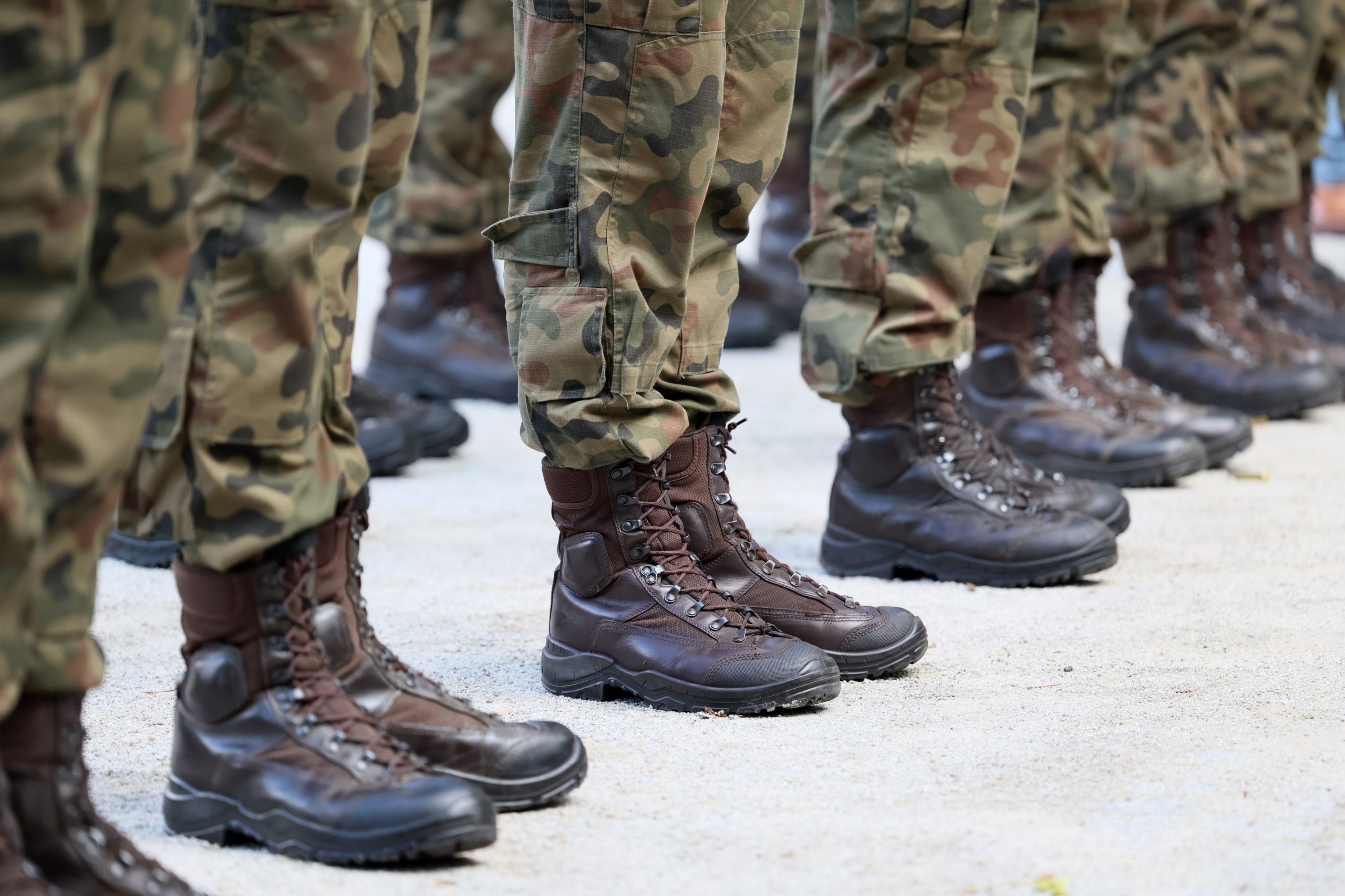 Trei militari răniți în Poligonul Cățelu : Europa FM