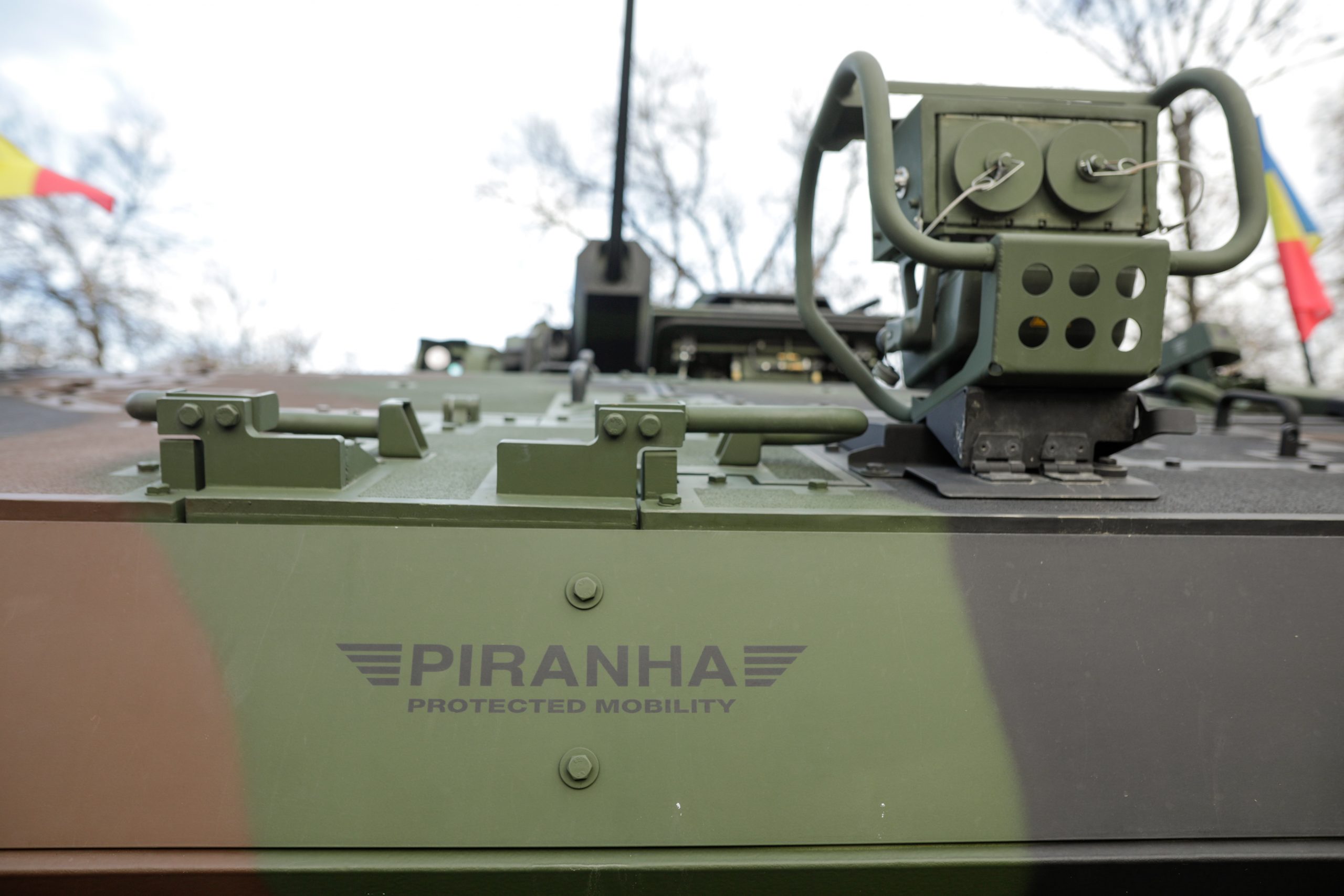 MApN vrea să cumpere încă 150 de transportoare blindate Piranha 5 ...