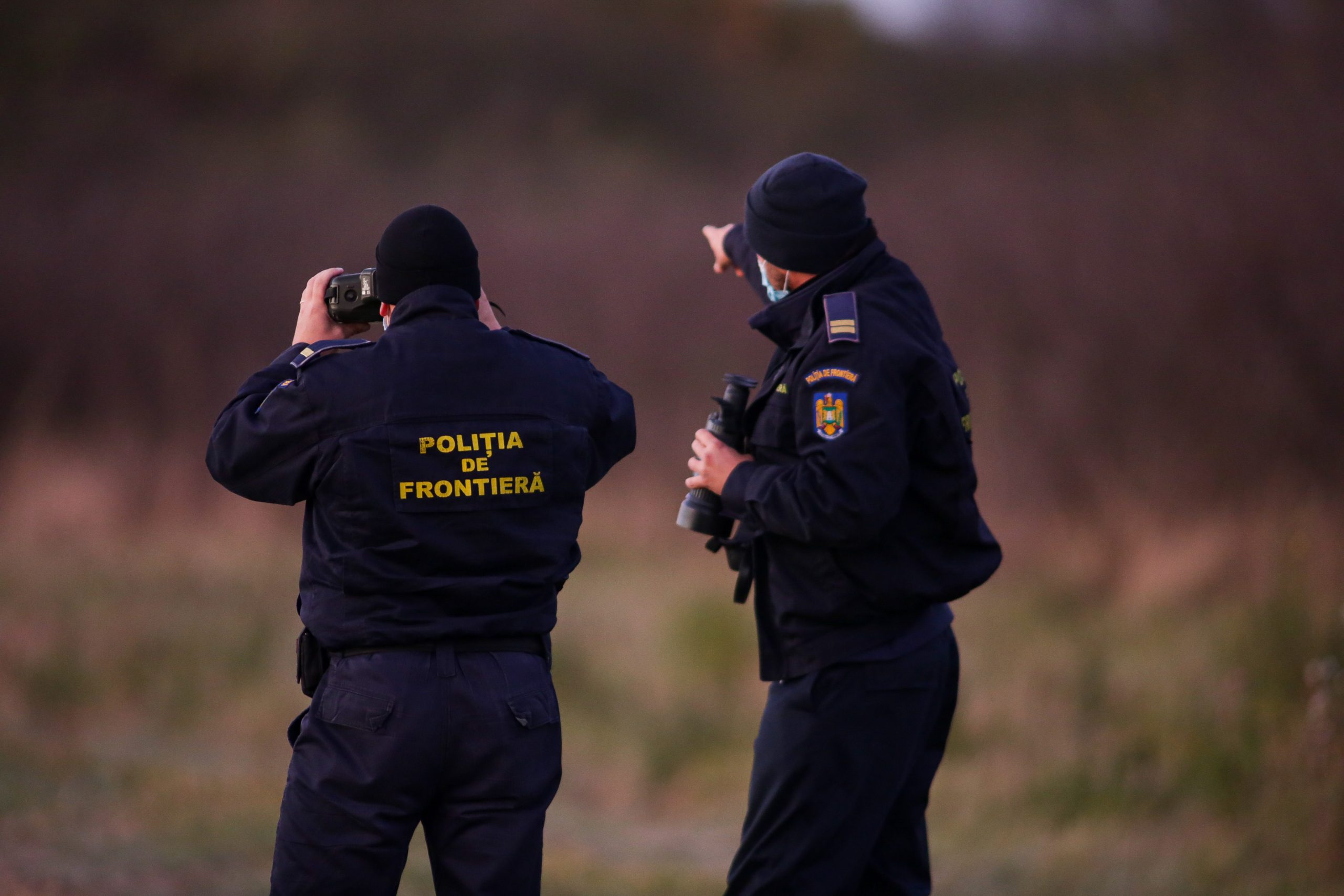 Camion cu 40 de migranți, descoperit la frontiera de vest a României ...