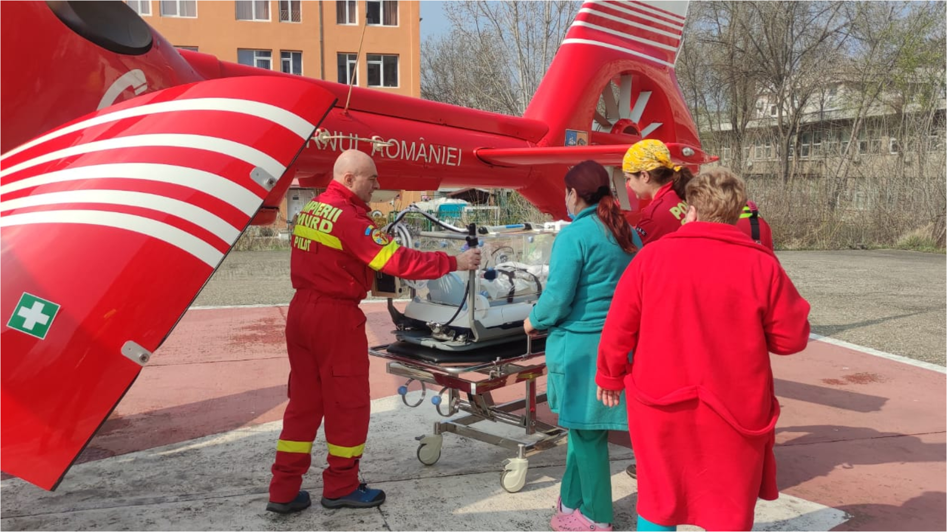 Intervenție la Constanța pentru salvarea unui bebeluș de 3 luni. A fost ...