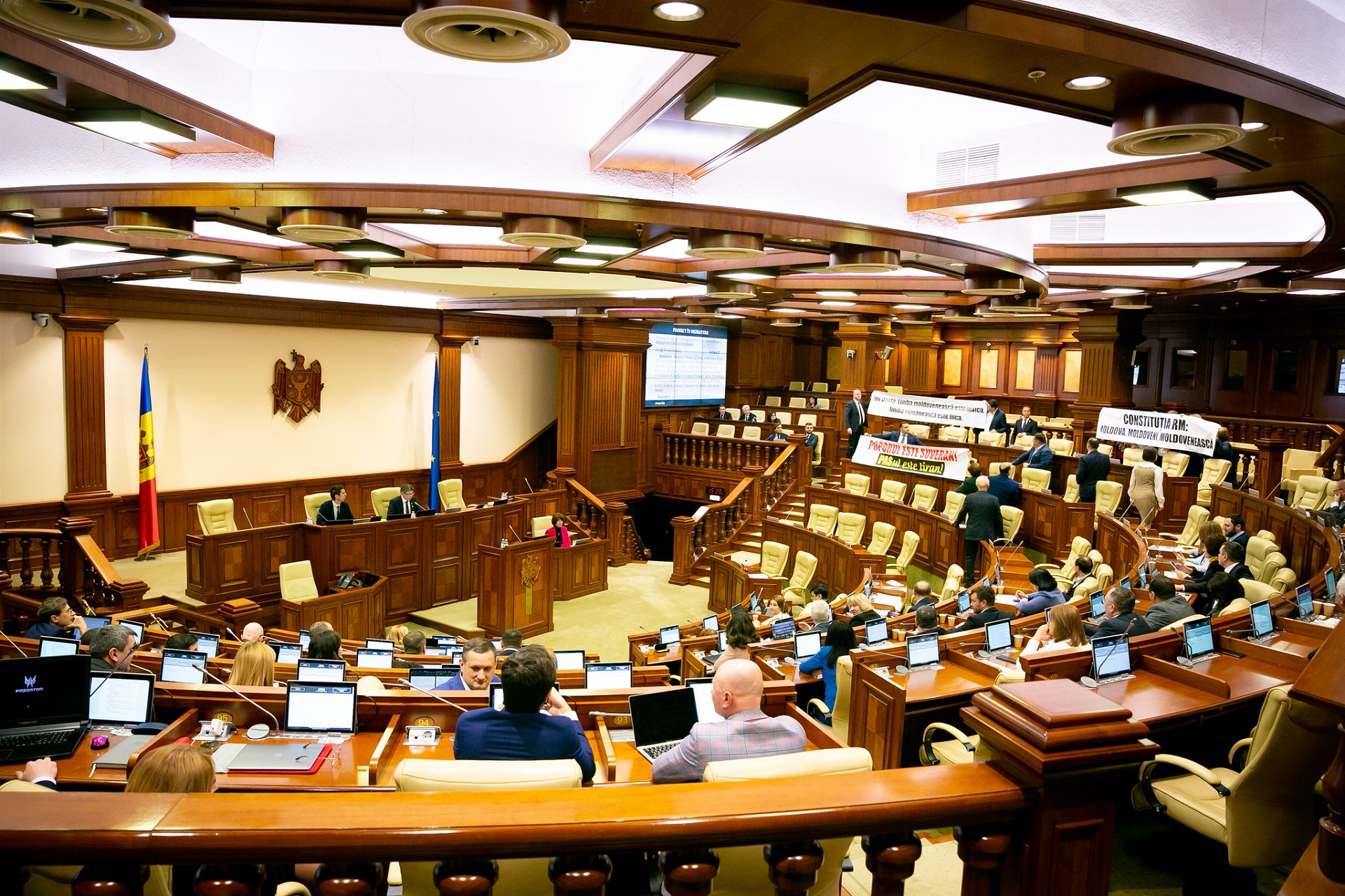 Limba română va fi limba oficială în Constituția Republicii Moldova ...