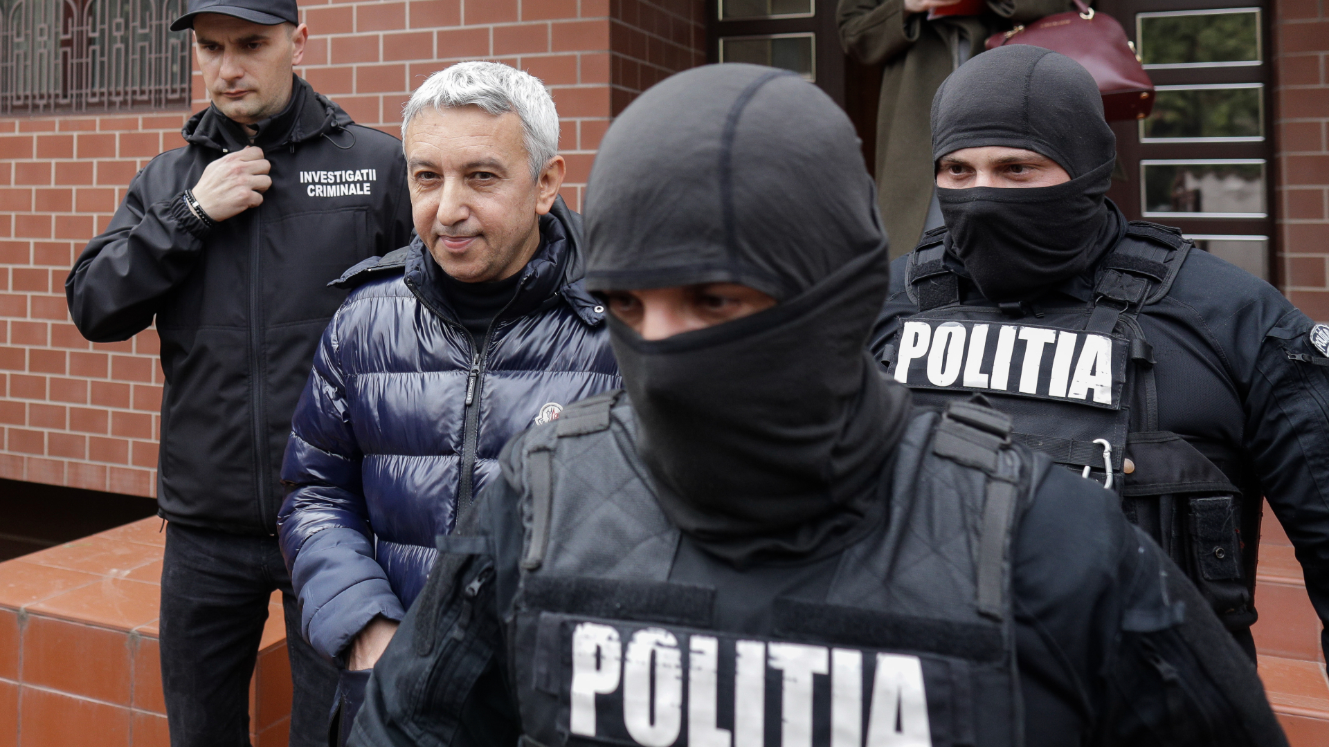 Dan Diaconescu, condamnat la 8 ani de închisoare pentru infracțiuni de ...