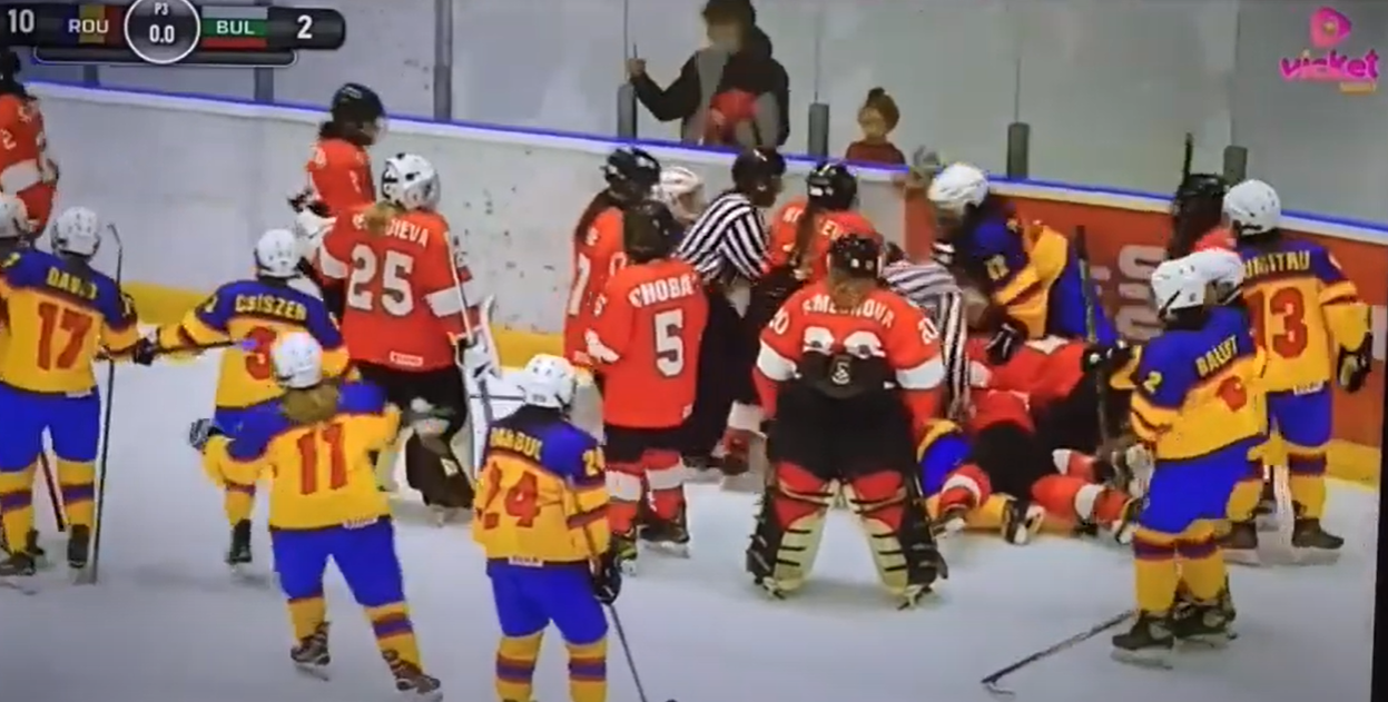 Președintele FRHG, după bătaia generală de la un meci de hochei feminin ...