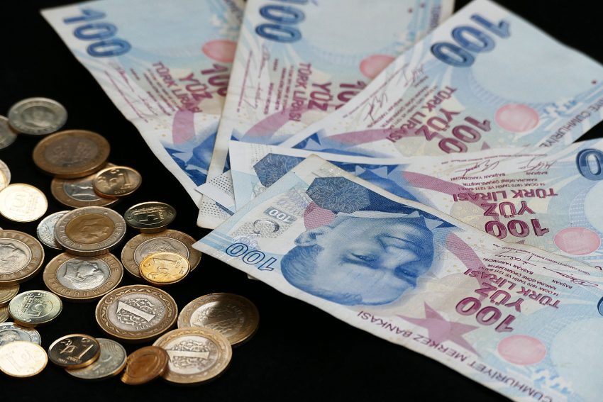 Turcia: Lira s-a depreciat după ce Recep Tayyip Erdogan a câştigat un ...