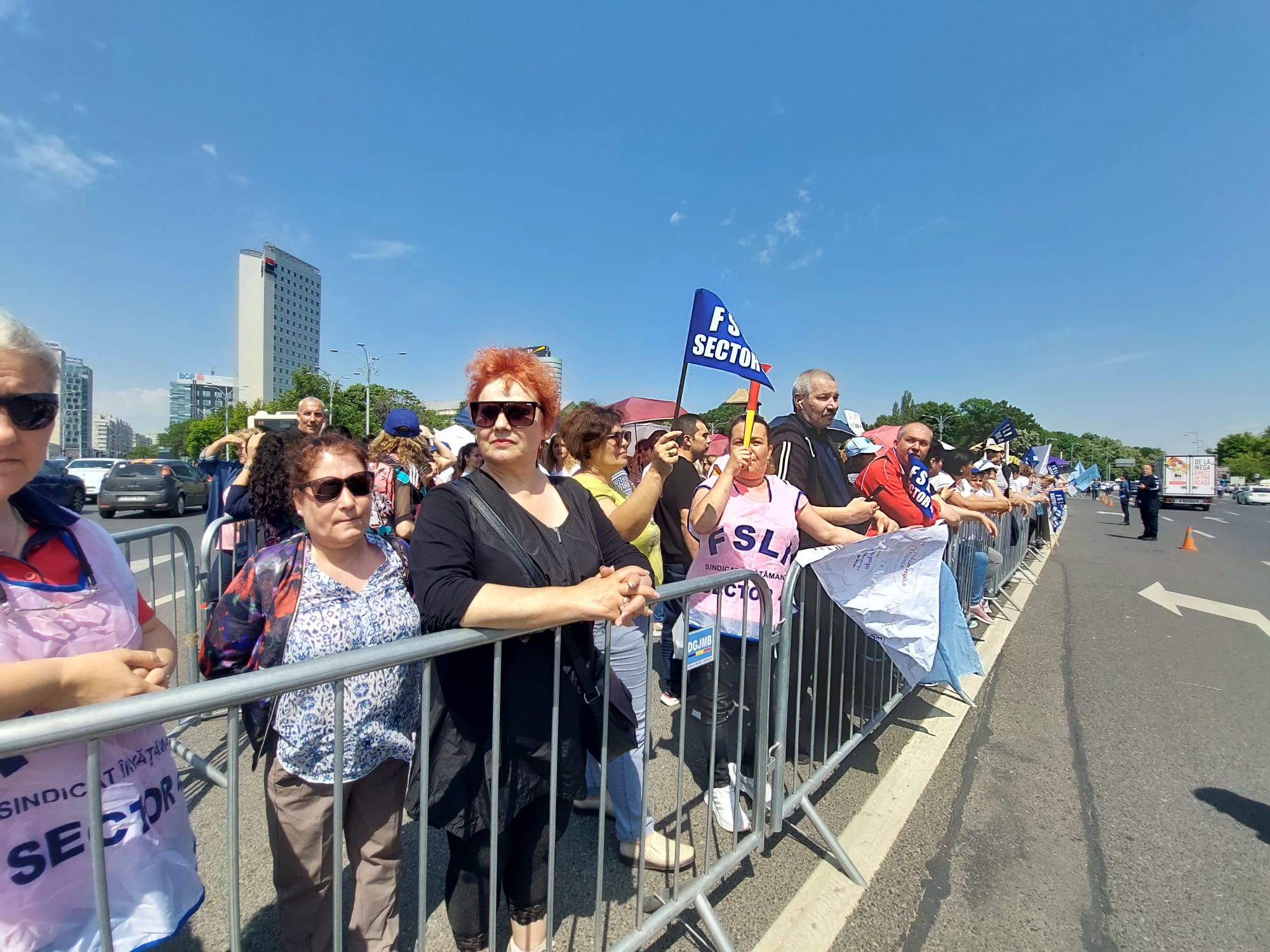 România în Direct: Protest al profesorilor în fața Palatului Cotroceni ... România în Direct: Protest al profesorilor în fața Palatului Cotroceni ...