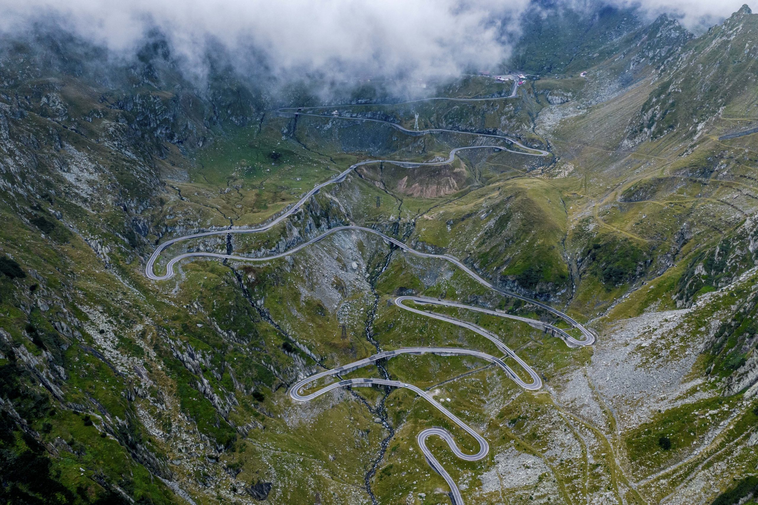 Circulația pe Transfăgărășan se deschide miercuri la ora 08:00 : Europa FM