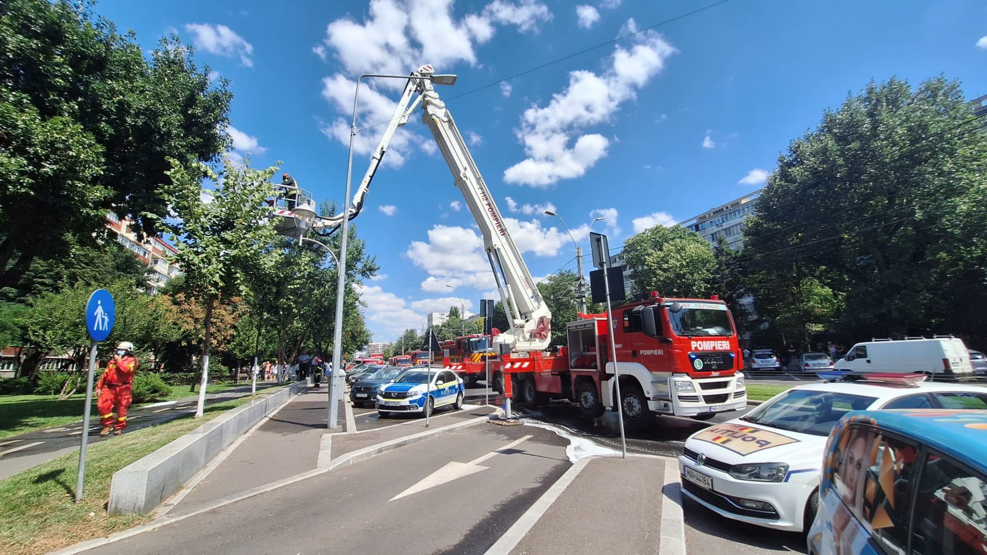 Incendiu în București: locatarii unui bloc situat pe Șoseaua Giurgiului ...