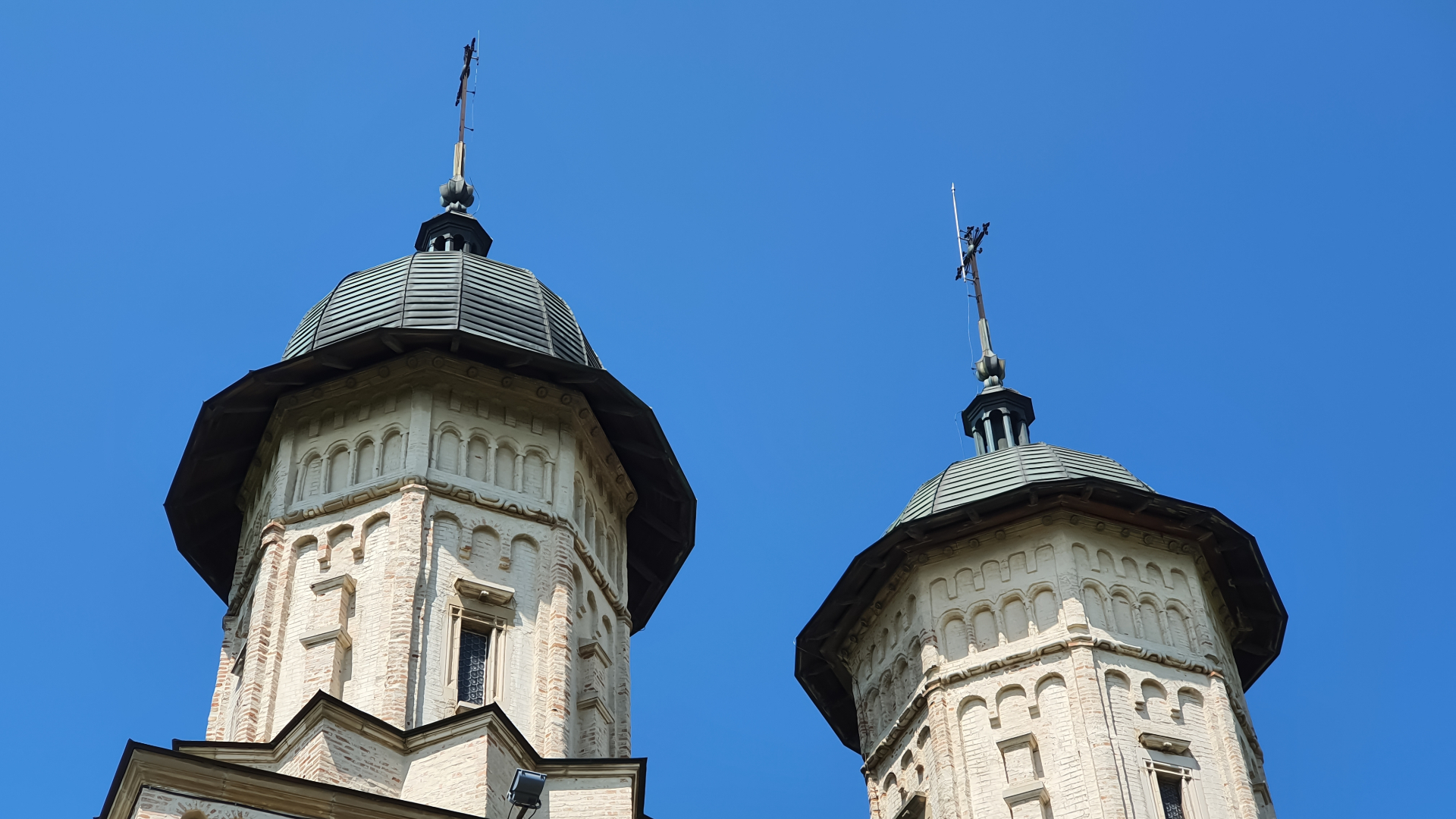 Tradiții și obiceiuri de Sfânta Maria Mare sau Adormirea Maicii ...