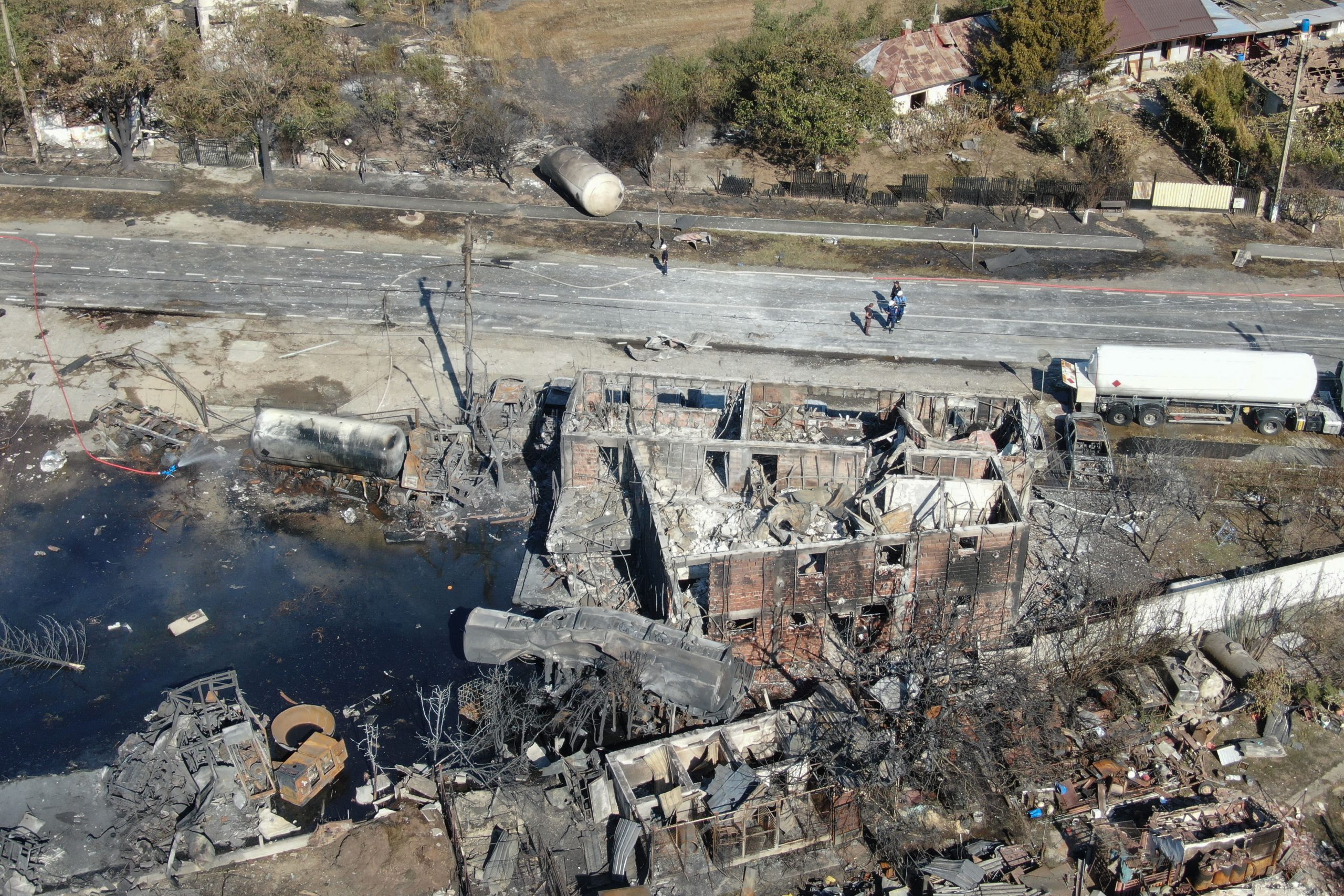 Motivul exploziei de la stația GPL Crevedia, o scânteie produsă cu o ...