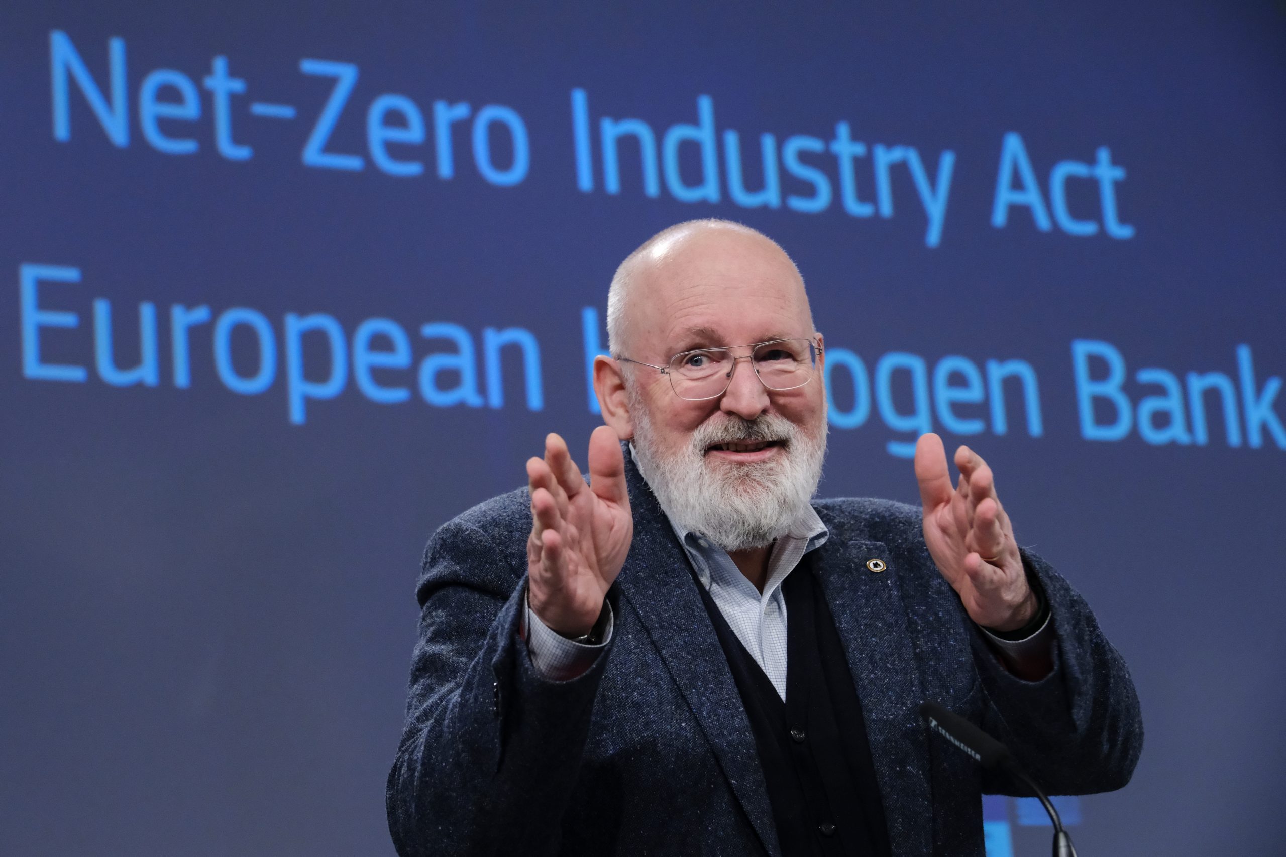 Frans Timmermans a demisionat din CE pentru a candida la alegerile din Olanda : Europa FM