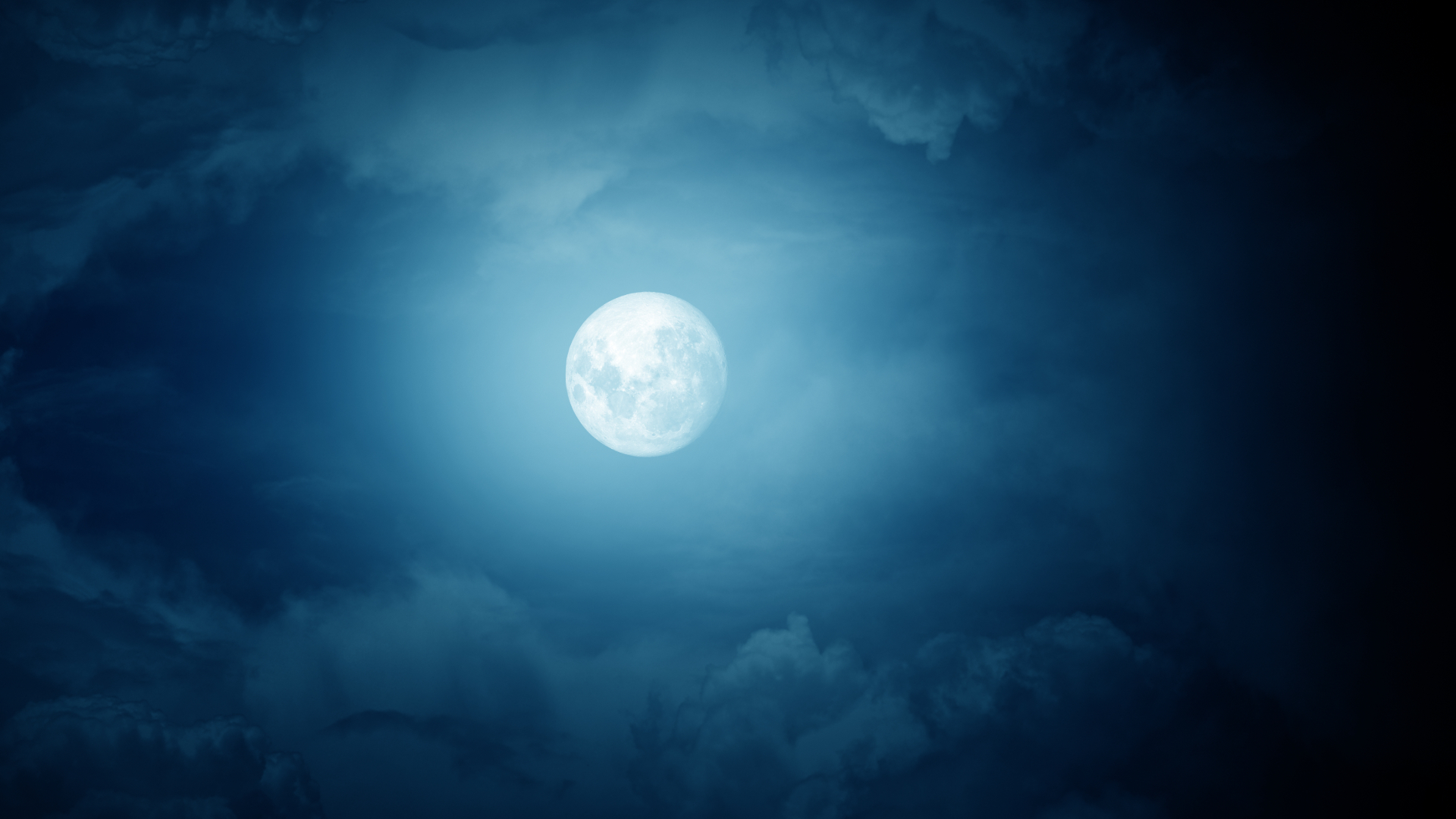 Superluna albastră, cea mai mare lună plină din 2023, vizibilă pe cer ...