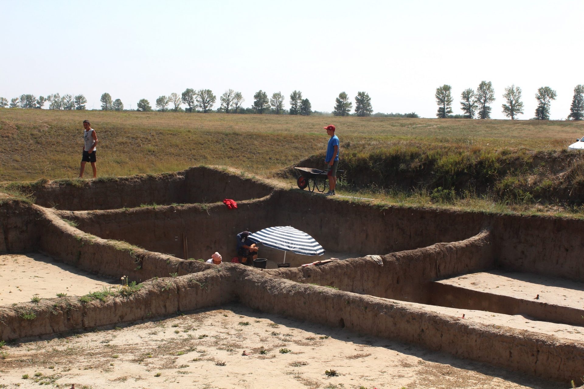 Mormânt de origine scitică, vechi de peste 2500 de ani, descoperit în ...