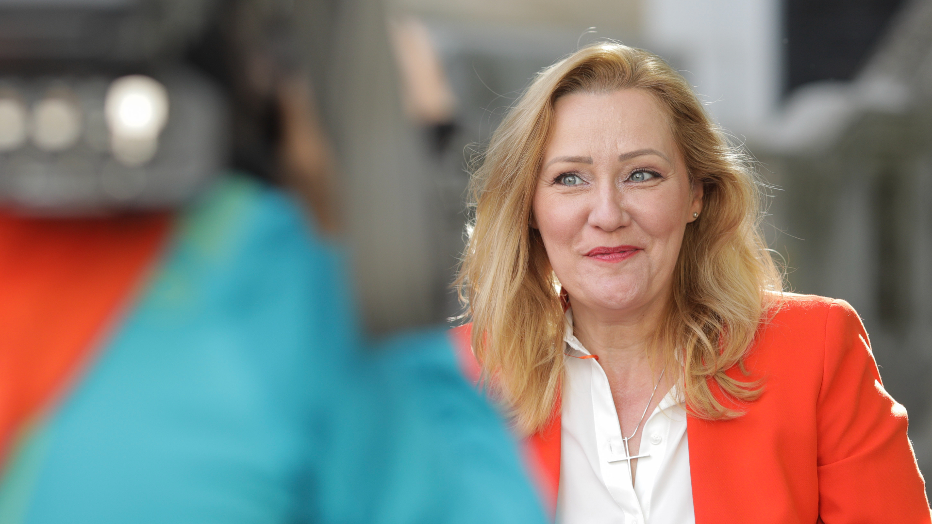 Elena Lasconi: „România se schimbă dacă schimbăm clasa politică” | VIDEO : Europa FM