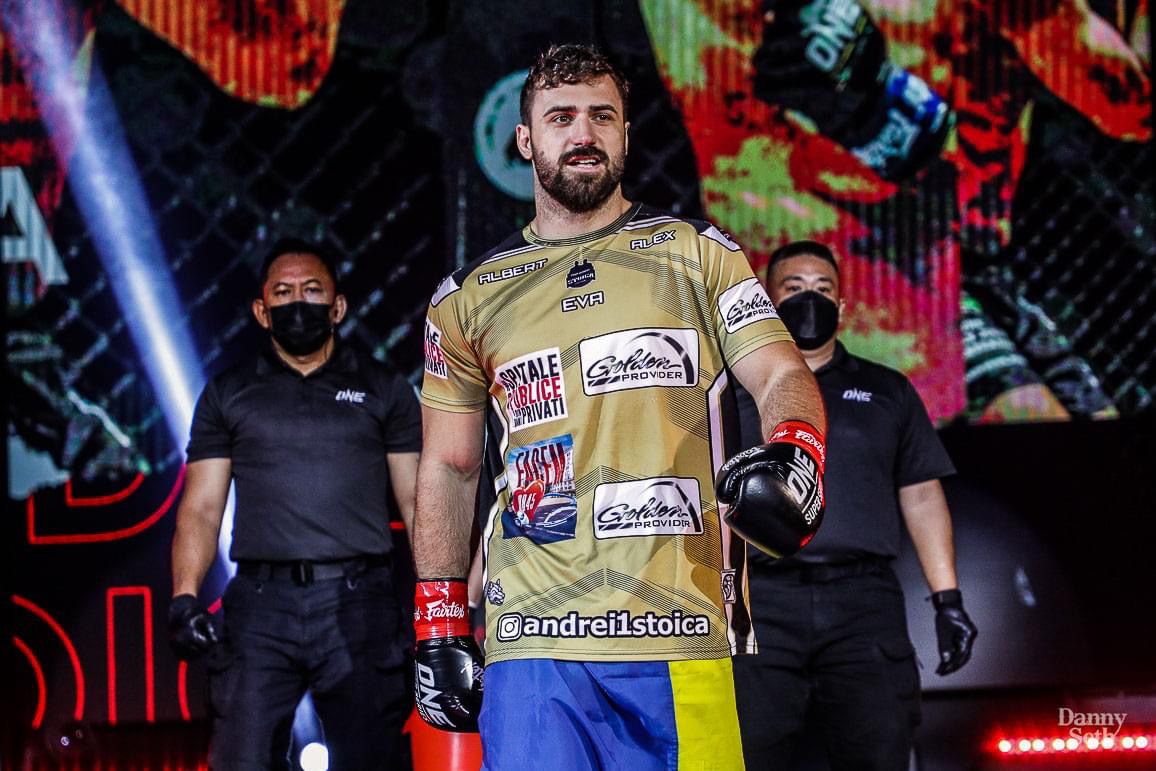 Confruntarea anului în kickboxing: Andrei Stoica se luptă cu Dragoș ...