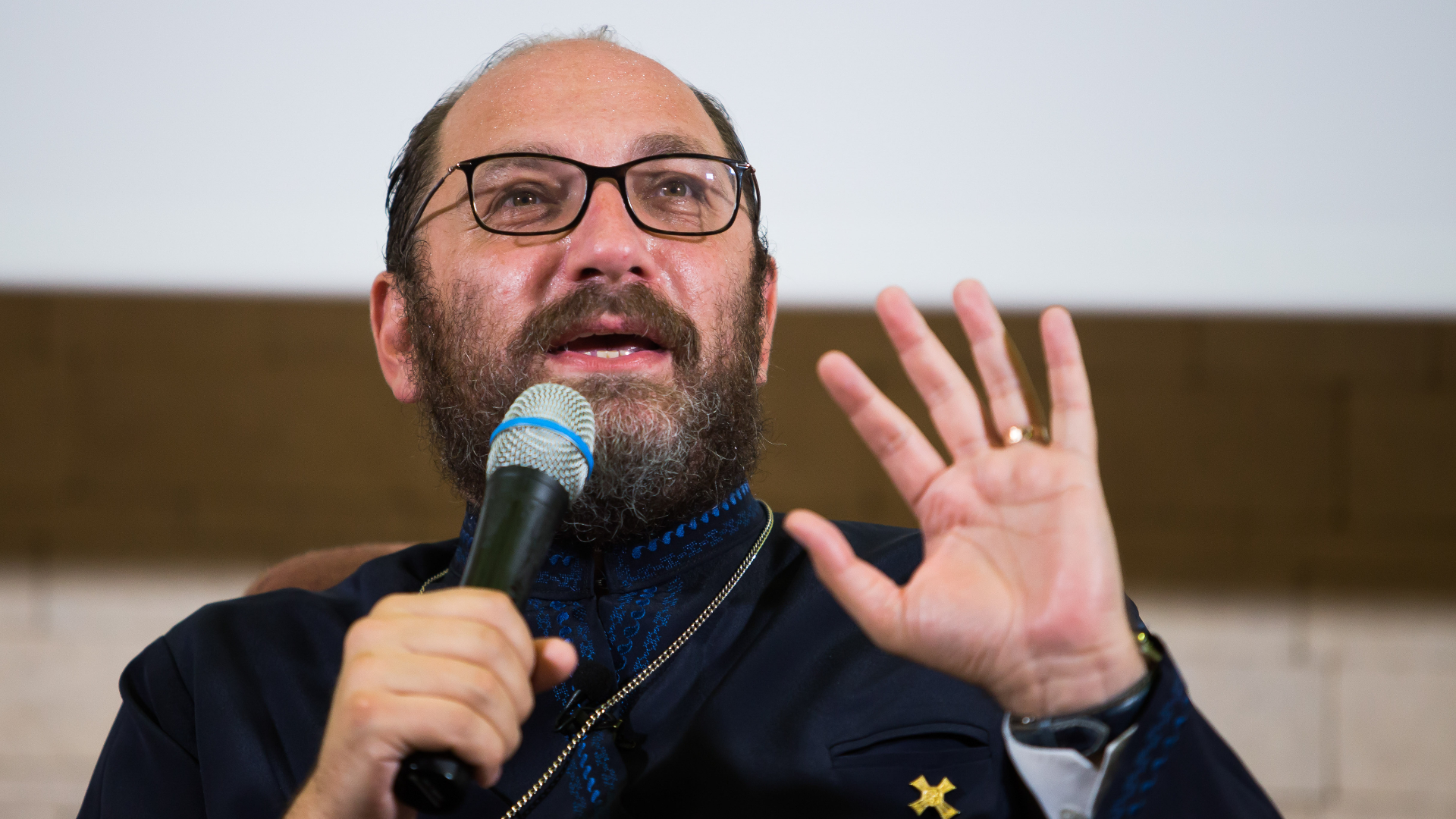 Preotul Constantin Necula: Mâncarea poate fi agresivă dacă nu o iubești, iar când o iubești ...