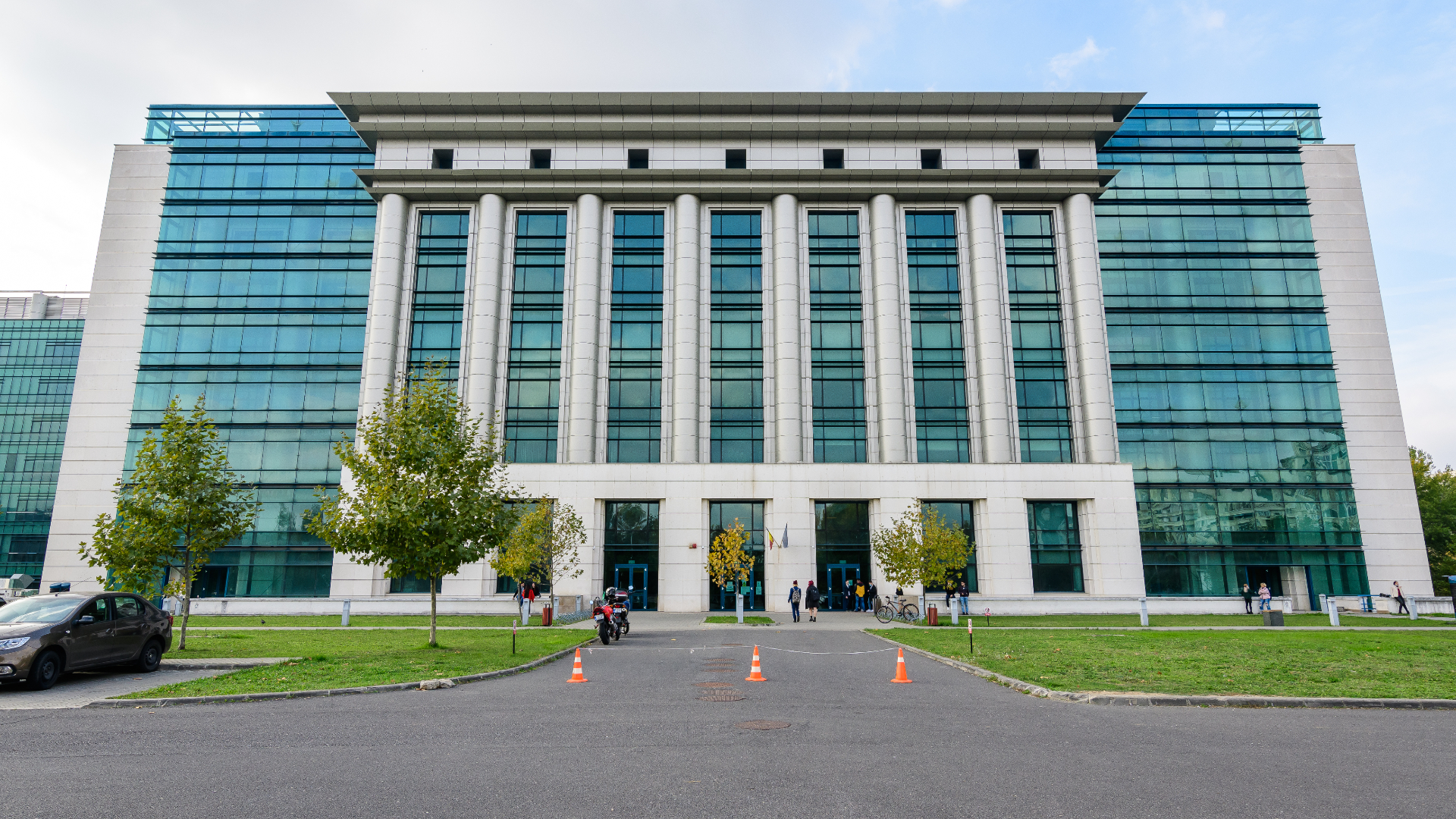 Cultura României, ținută în beci: 4 milioane de cărți stau în ...