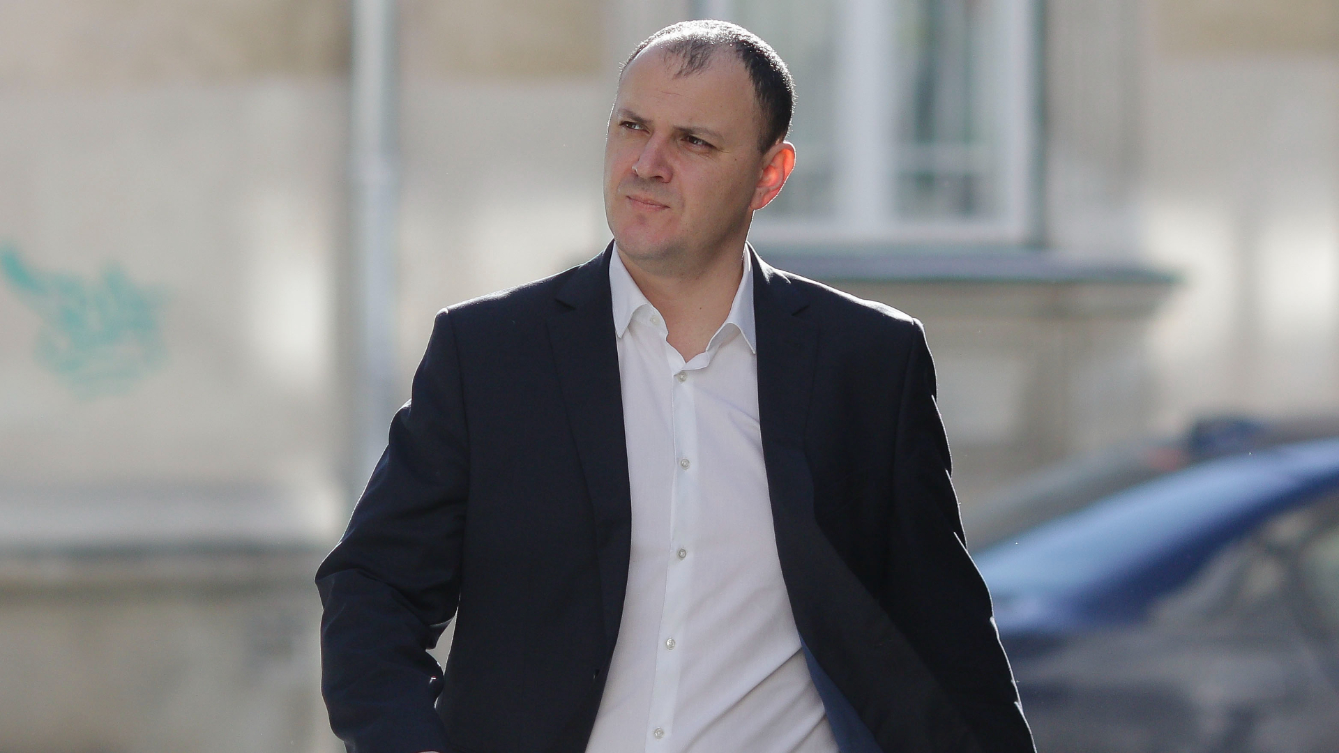 Mai multe persoane care ar fi urmat să zboare la Belgrad pentru a serba ...