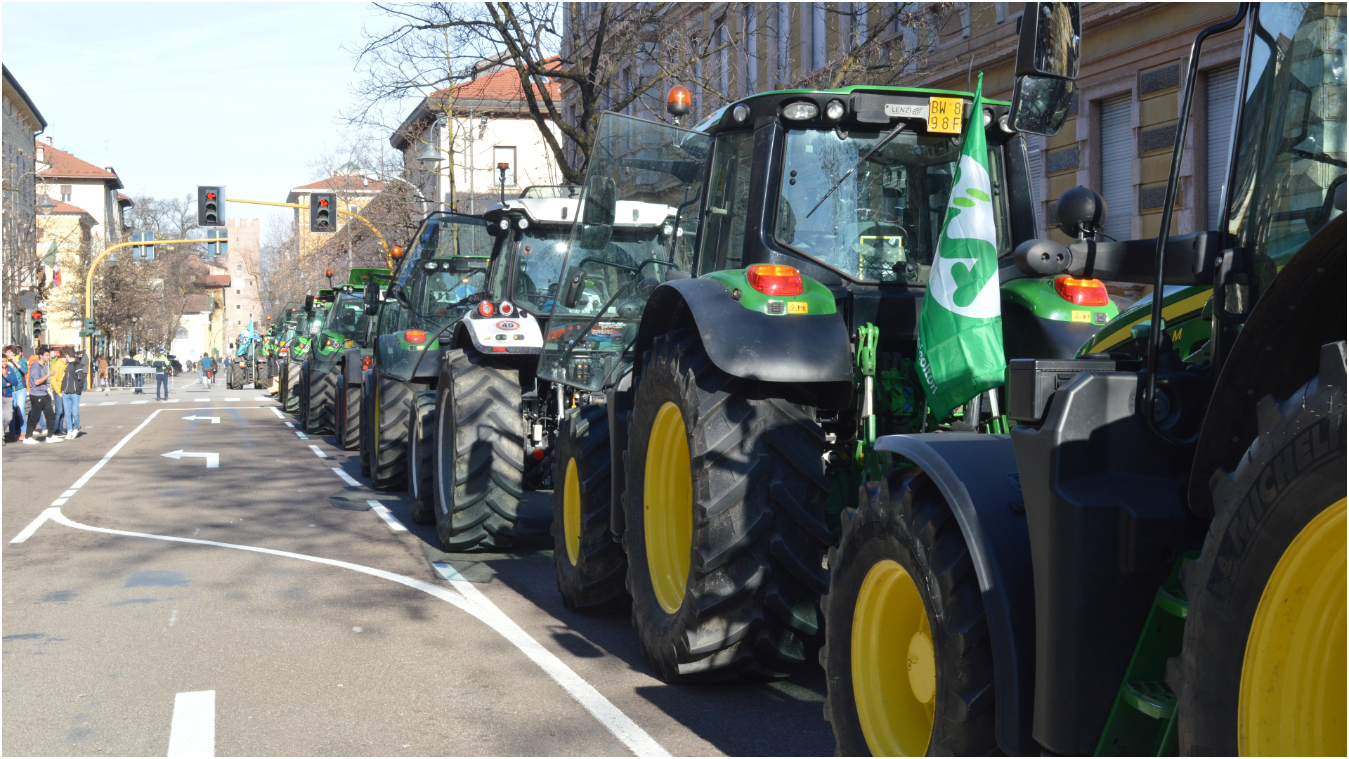 Proteste ale agricultorilor în Italia: zeci de fermieri s-au adunat la ...