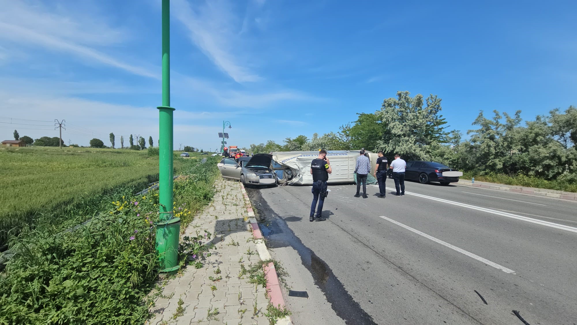 Năvodari: Accident între un microbuz și o mașină, soldat cu 3 victime ...