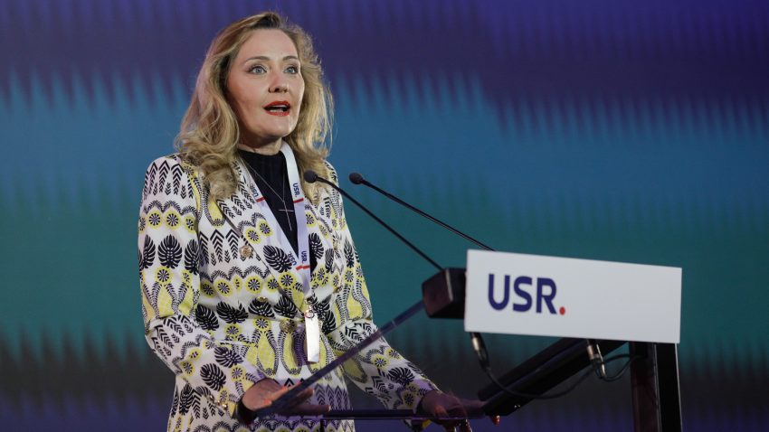 Elena Lasconi: Îmi doresc o reconstrucție a USR-ului, dar în poza aceasta nu intră Dacian Cioloș ...