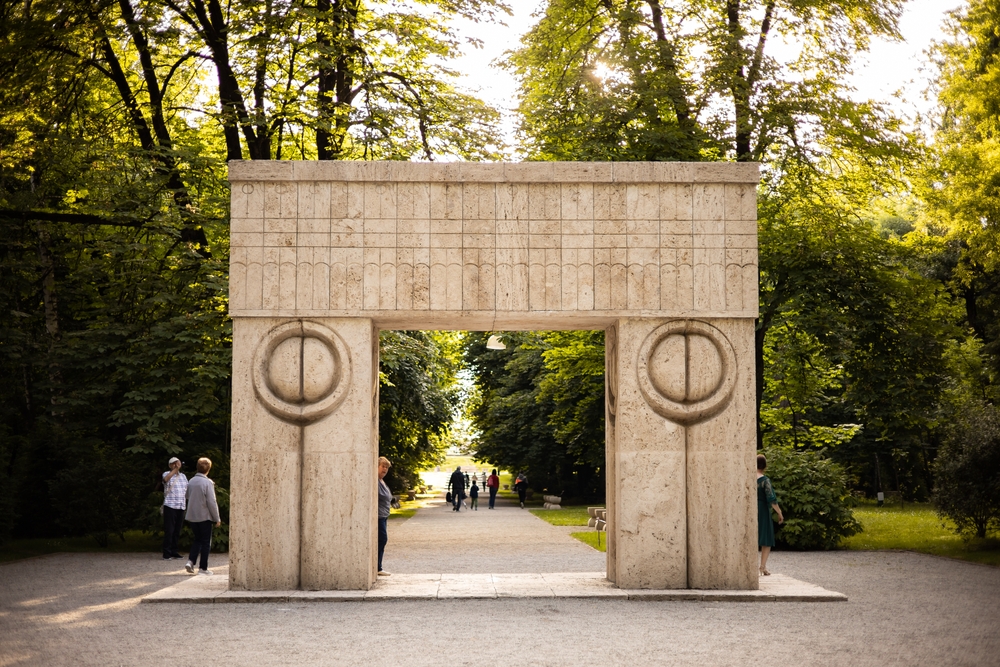 Zi istorică pentru patrimoniul românesc – Ansamblul Monumental „Calea ...