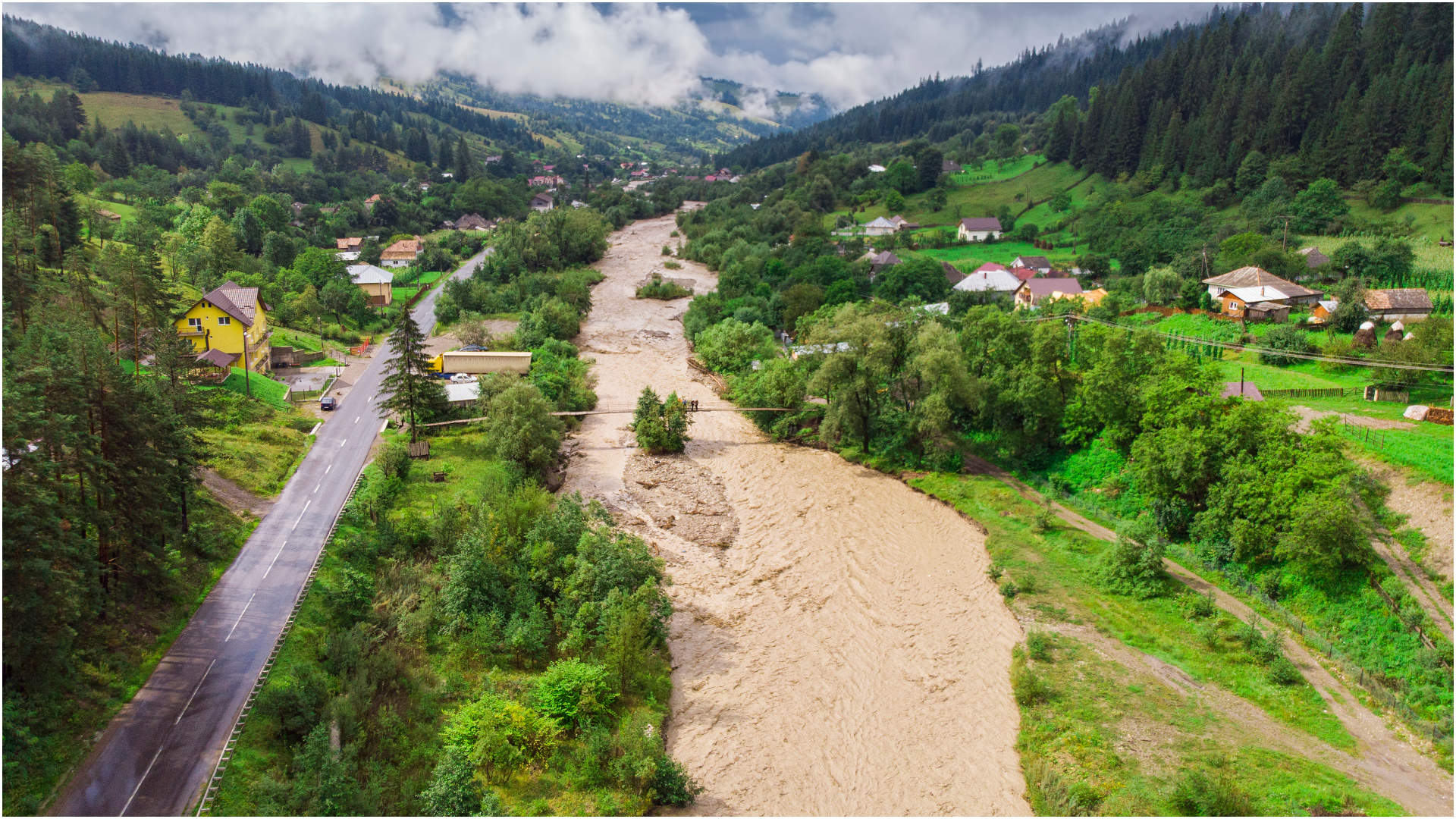 Cod galben de inundații pe anumite sectoare de râuri din 22 de județe ...