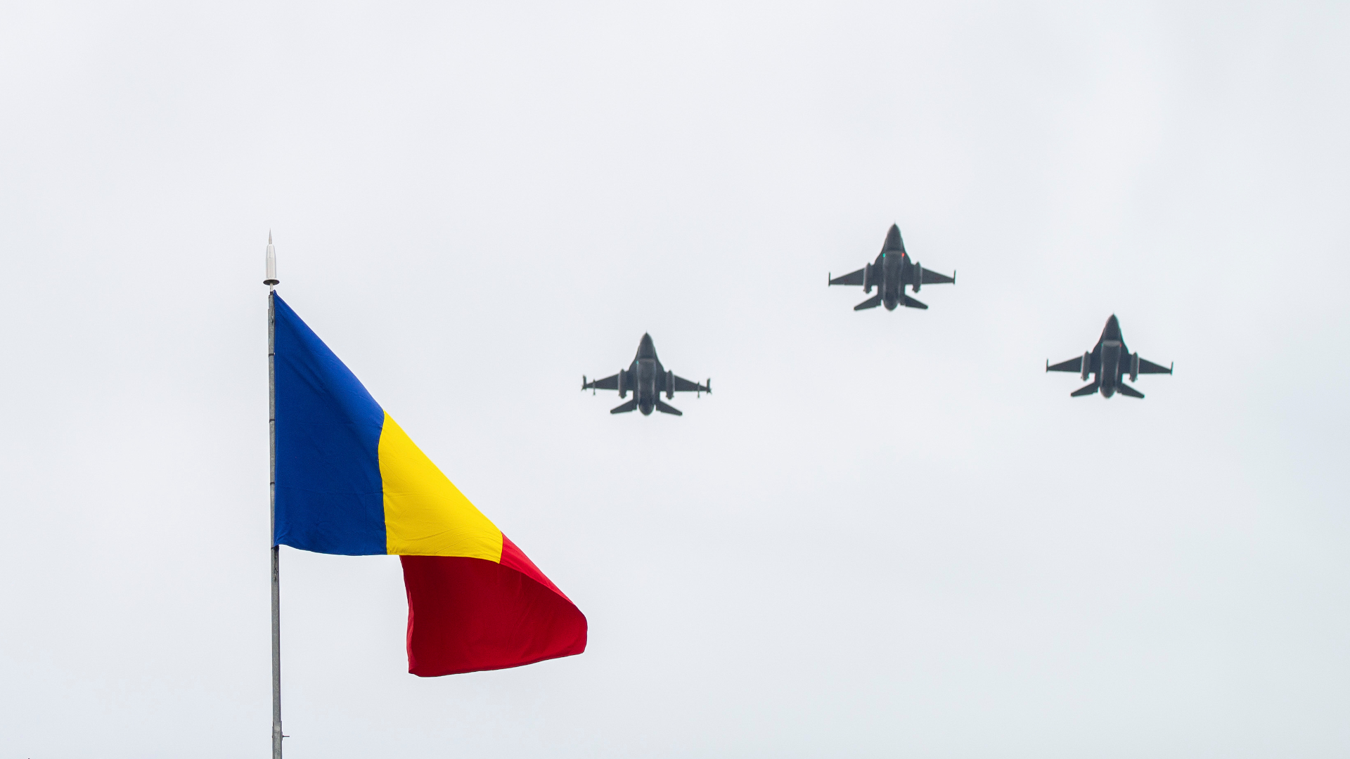 Parada Militară de 1 Decembrie va avea loc duminică, odată cu alegerile parlamentare din acest ...