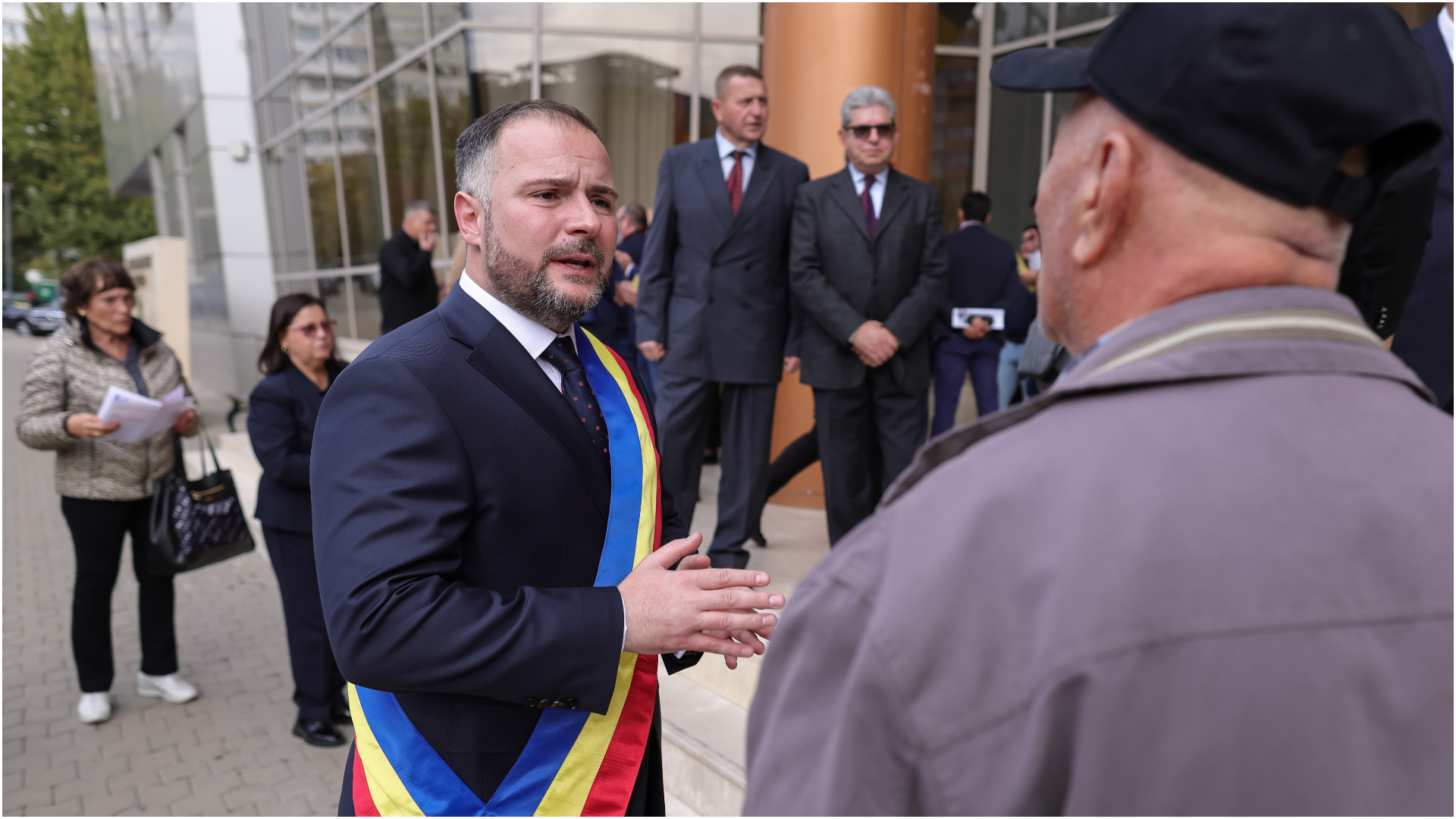 Noul primar al sectorului 2, Rareș Hopincă, vrea poduri și vegetație ca ...