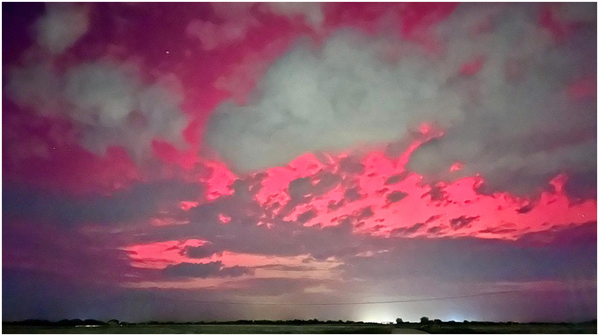Imagini inedite cu aurora boreală, surprinse pe cerul de la Arad ...