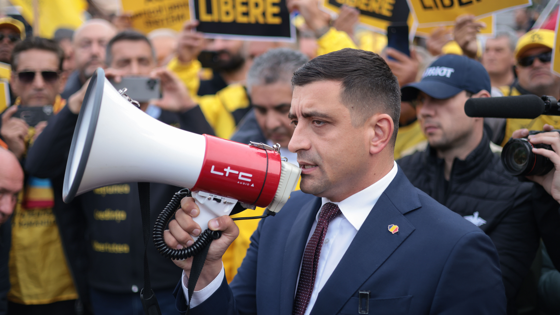 Piața Victoriei, cu Ioana Ene Dogioiu: Invitat este George Simion ... Piața Victoriei, cu Ioana Ene Dogioiu: Invitat este George Simion ...