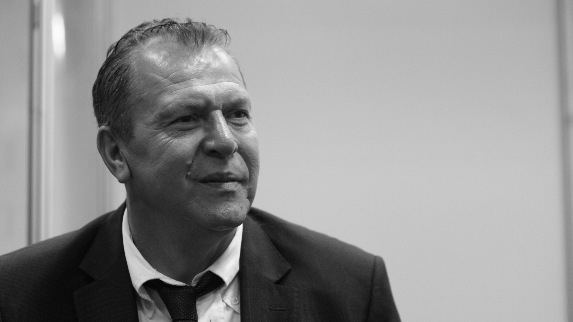 Helmut Duckadam va avea o statuie în localitatea natală, iar terenul de fotbal îi va purta ...