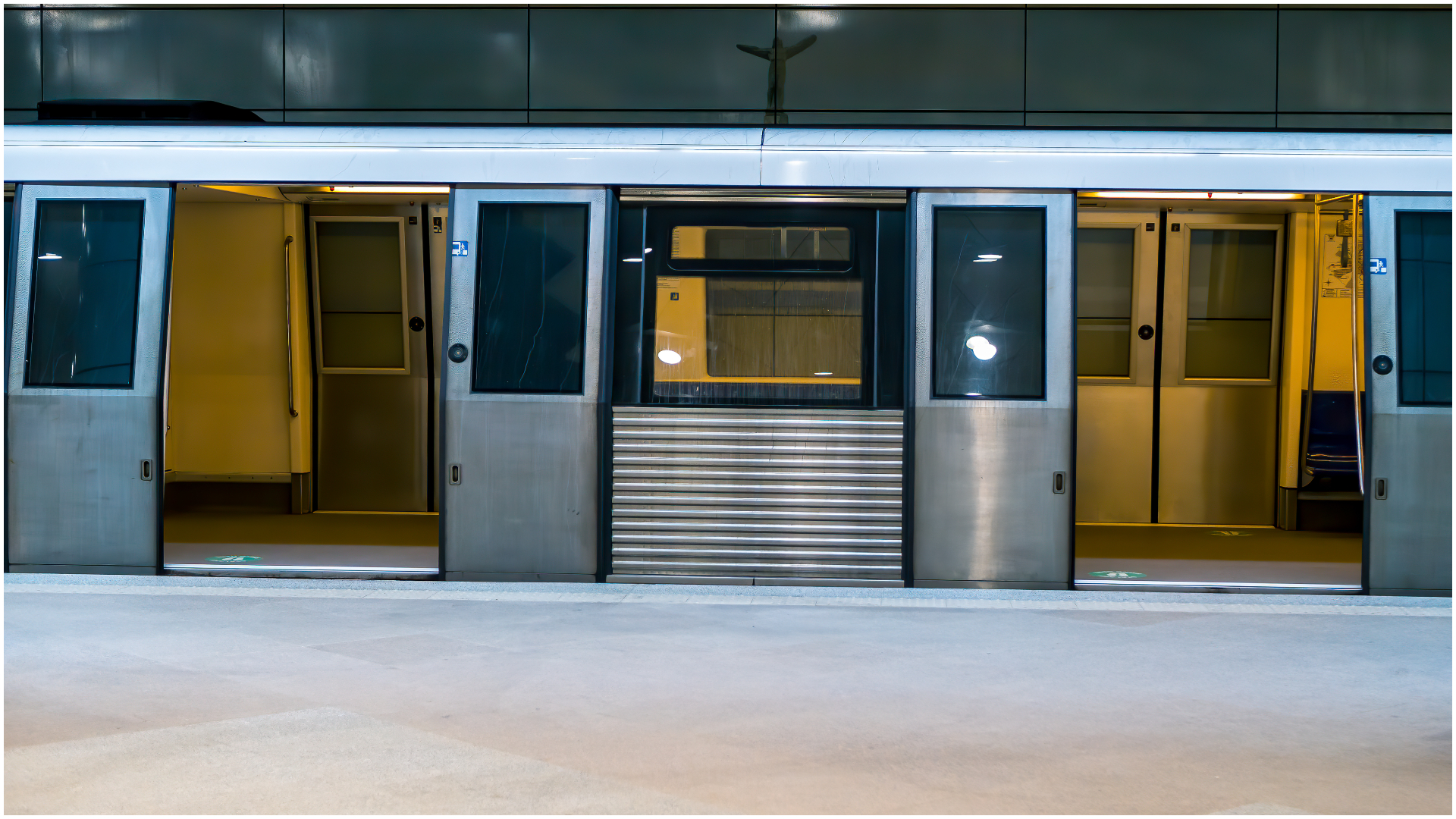 Programul Metrorex de Paște 2025. Cum circulă metroul în noaptea de ...