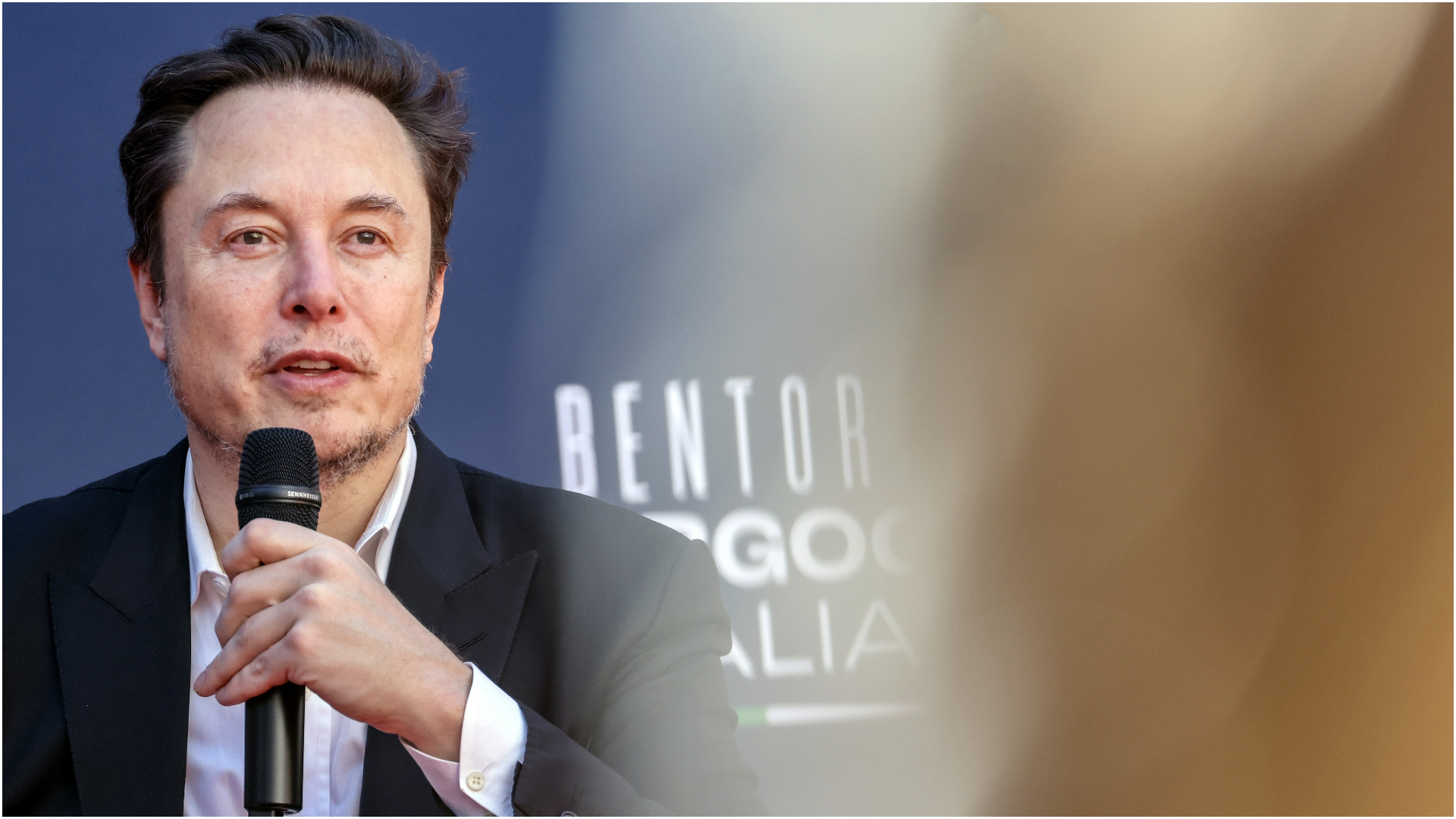 Elon Musk analizează cum să îl înlăture pe Keir Starmer din funcția de ...