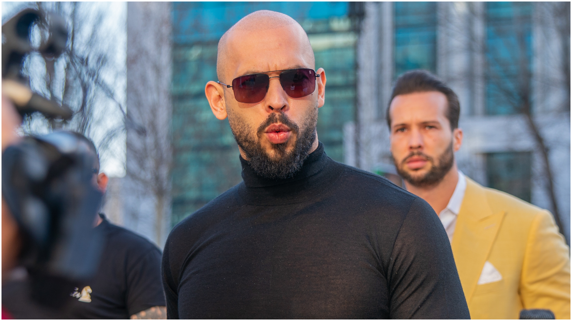 Anchetă a Poliției Rutiere după ce Andrew Tate a gonit cu bolidul prin ...