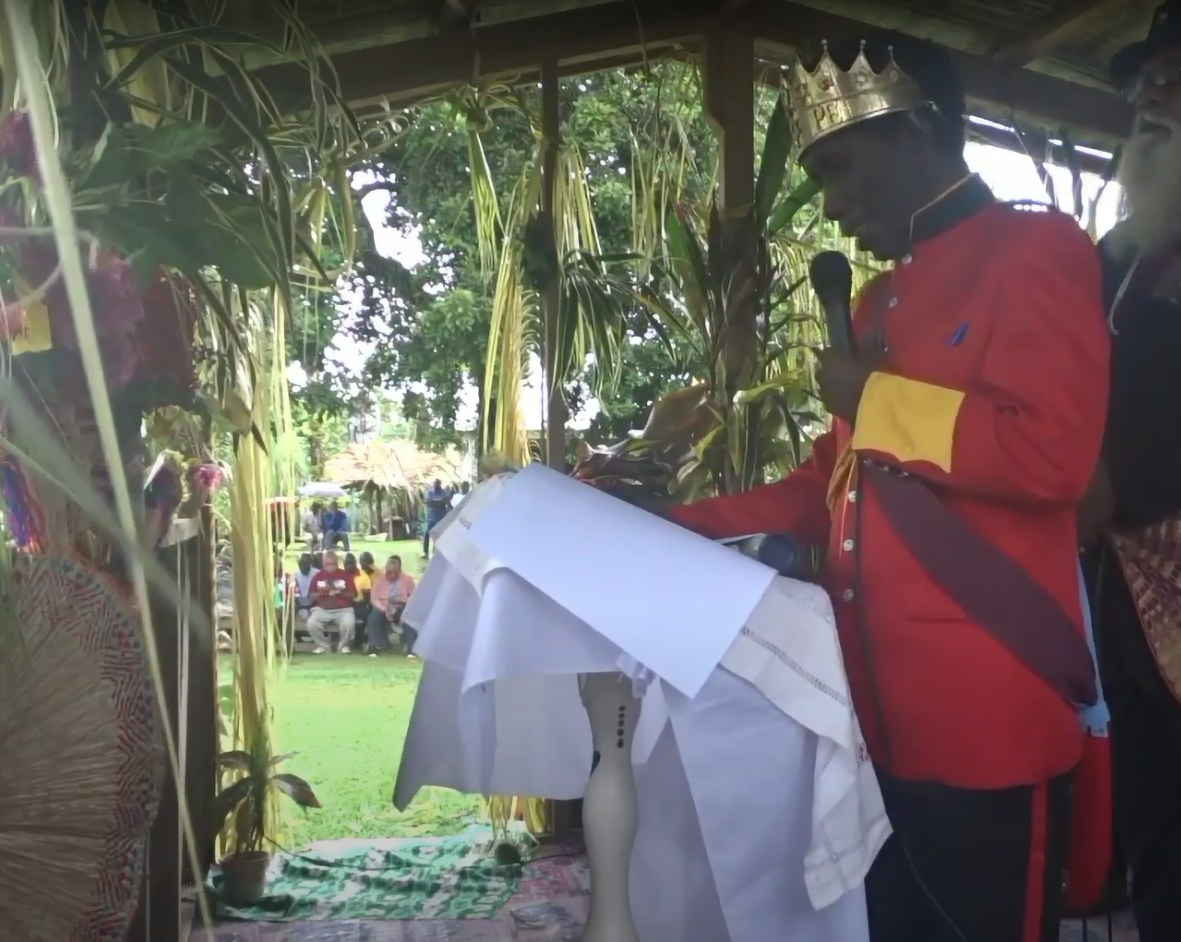 Deșteptarea | Regele escroc din Papaala: Cum a fondat un regat pe o ...