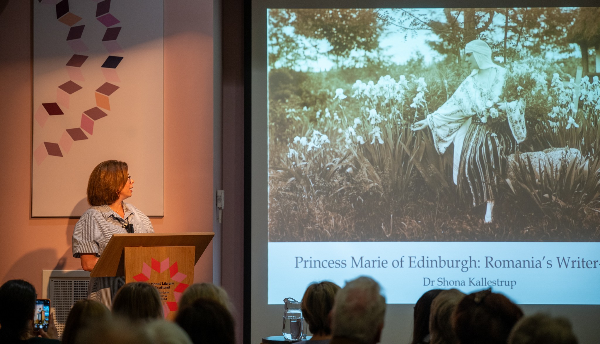 ICR Londra a marcat la Edinburg 150 de ani de la nașterea Reginei Maria ...