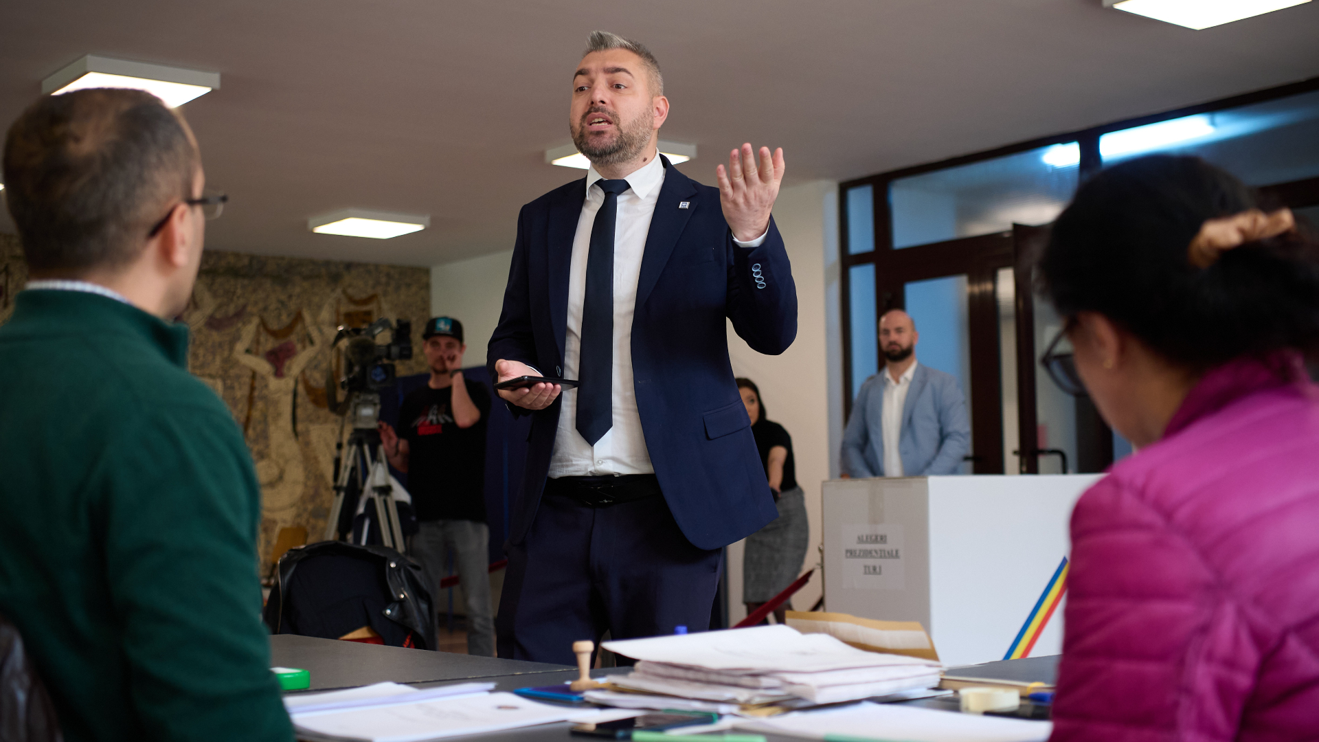 Sebastian Popescu a fost plasat sub control judiciar pentru 60 de zile. Fostul candidat la ...