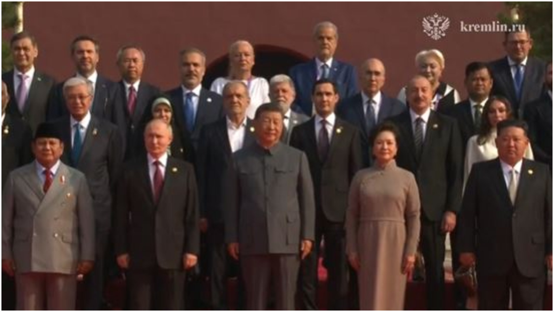 Adrian Năstase și Viorica Dăncilă, explicații după parada din China ...